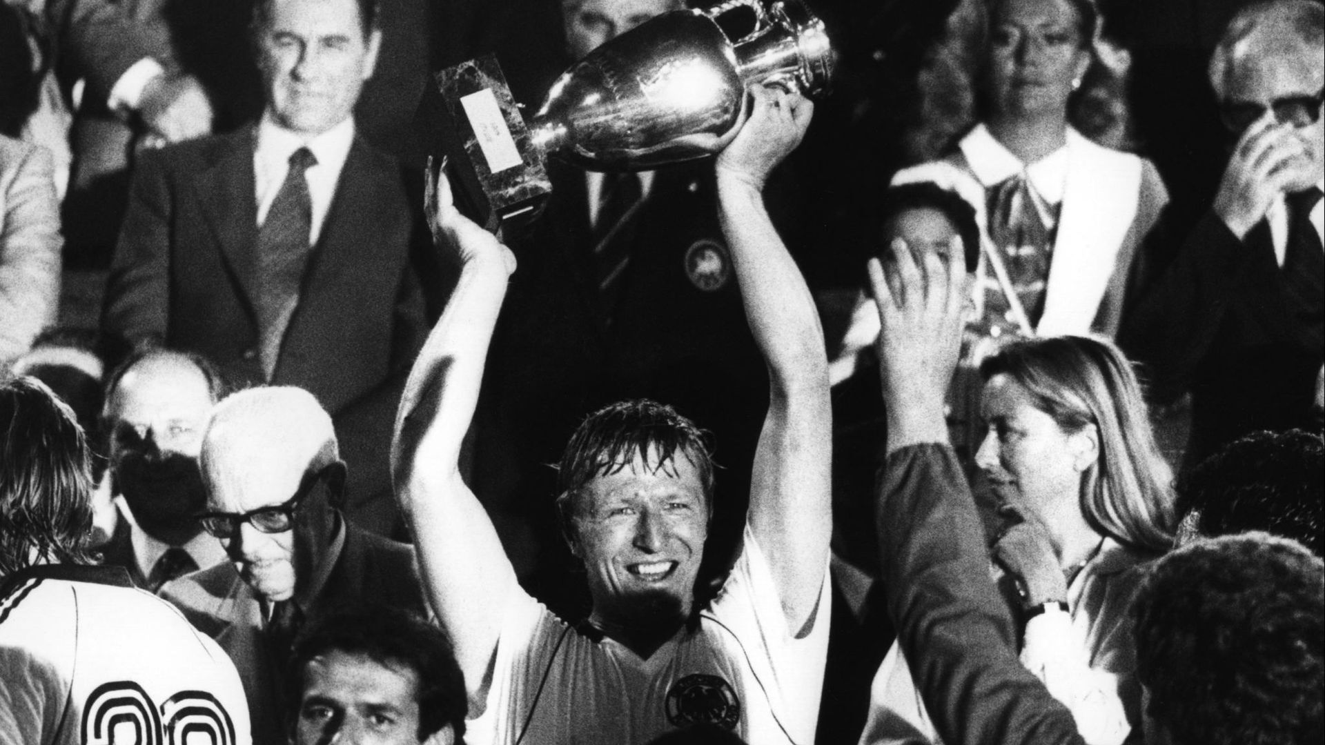 Série ' Les coulisses des Diables à l’Euro ' (épisode 1) : les primes ...