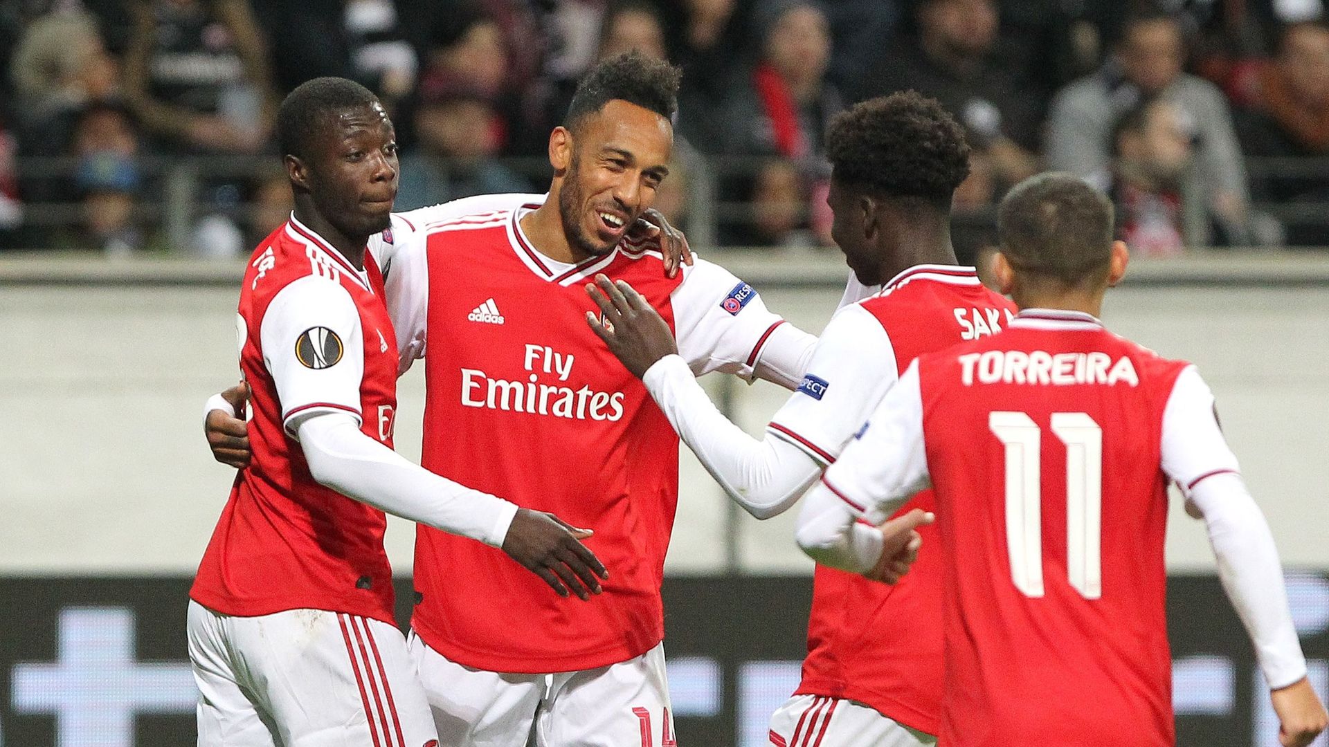 Arsenal domine Francfort et s'installe en tête du groupe F avec le ...