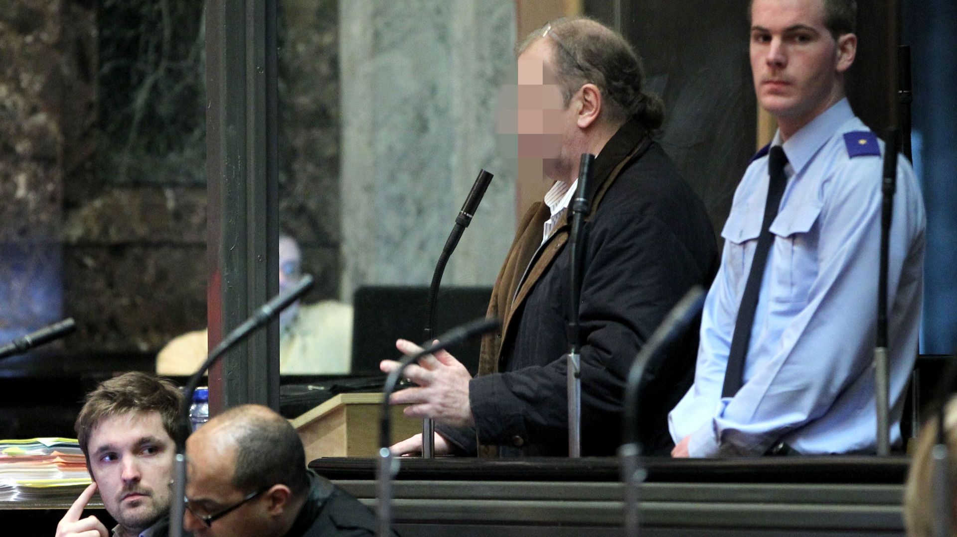 Richard Remes, dit le 'vitrioleur', est suspecté du meurtre d'un bébé ...