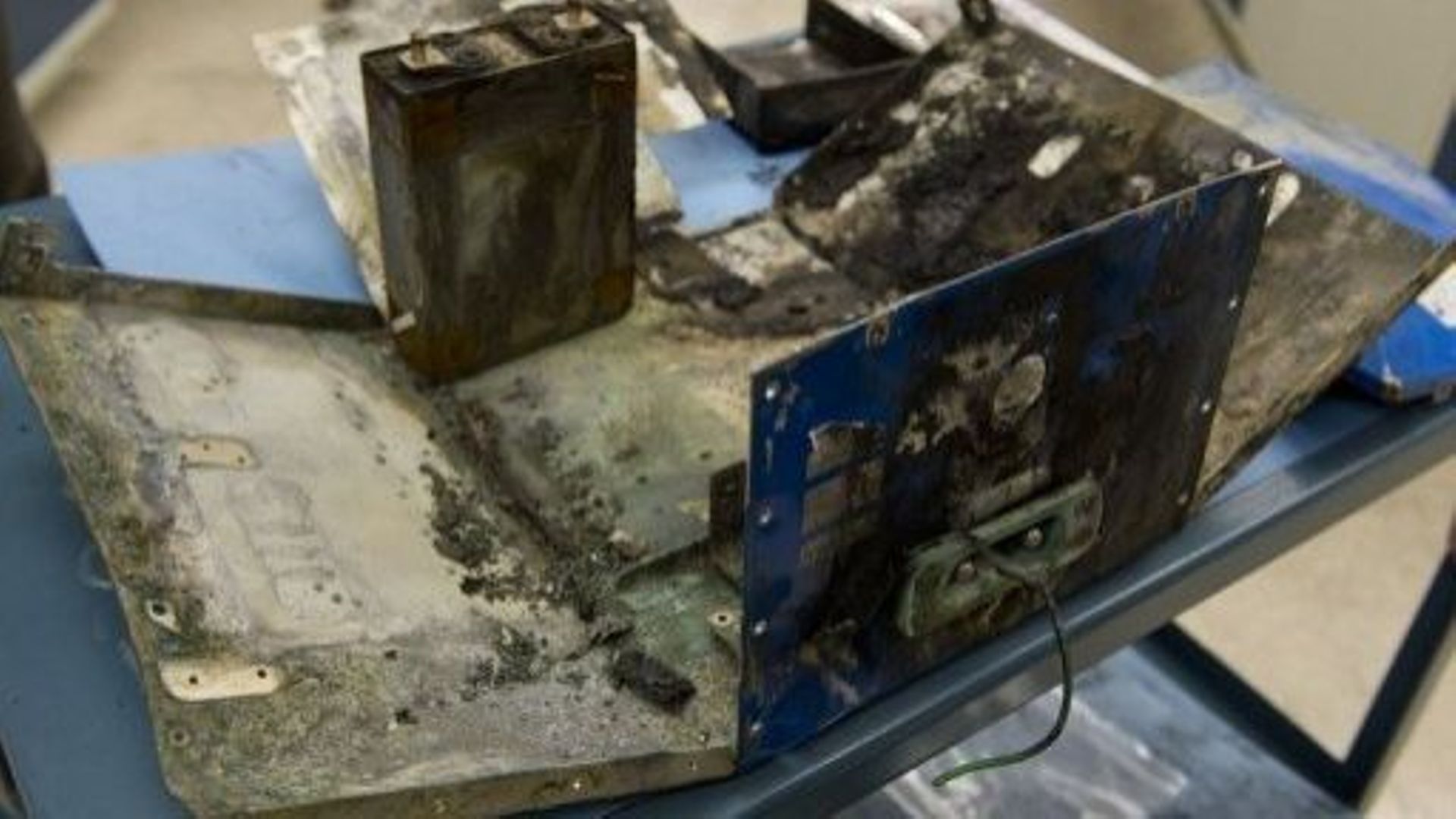 Batteries de 787 brûlées: Boeing a proposé une solution, la FAA l ...