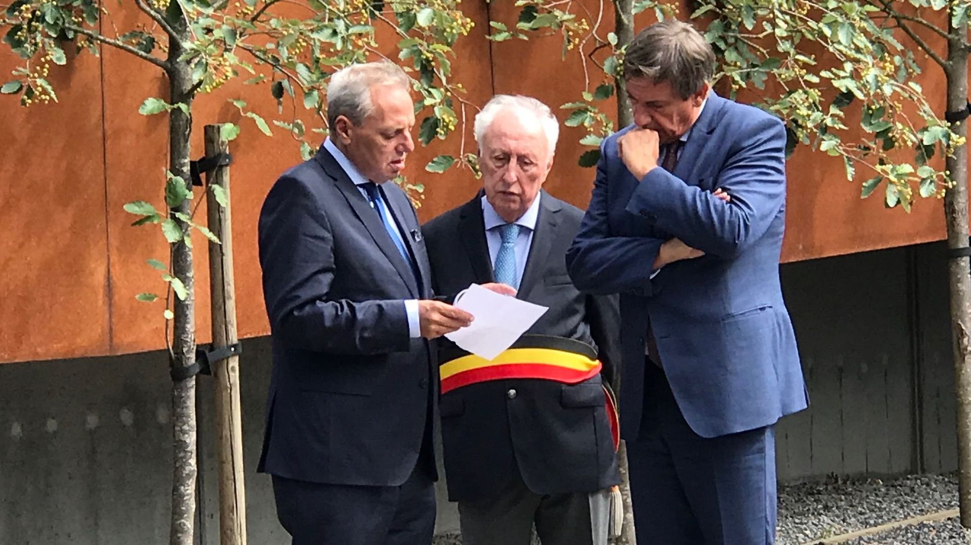 Policier abattu à Spa: le Roi et le ministre de l'Intérieur au ...