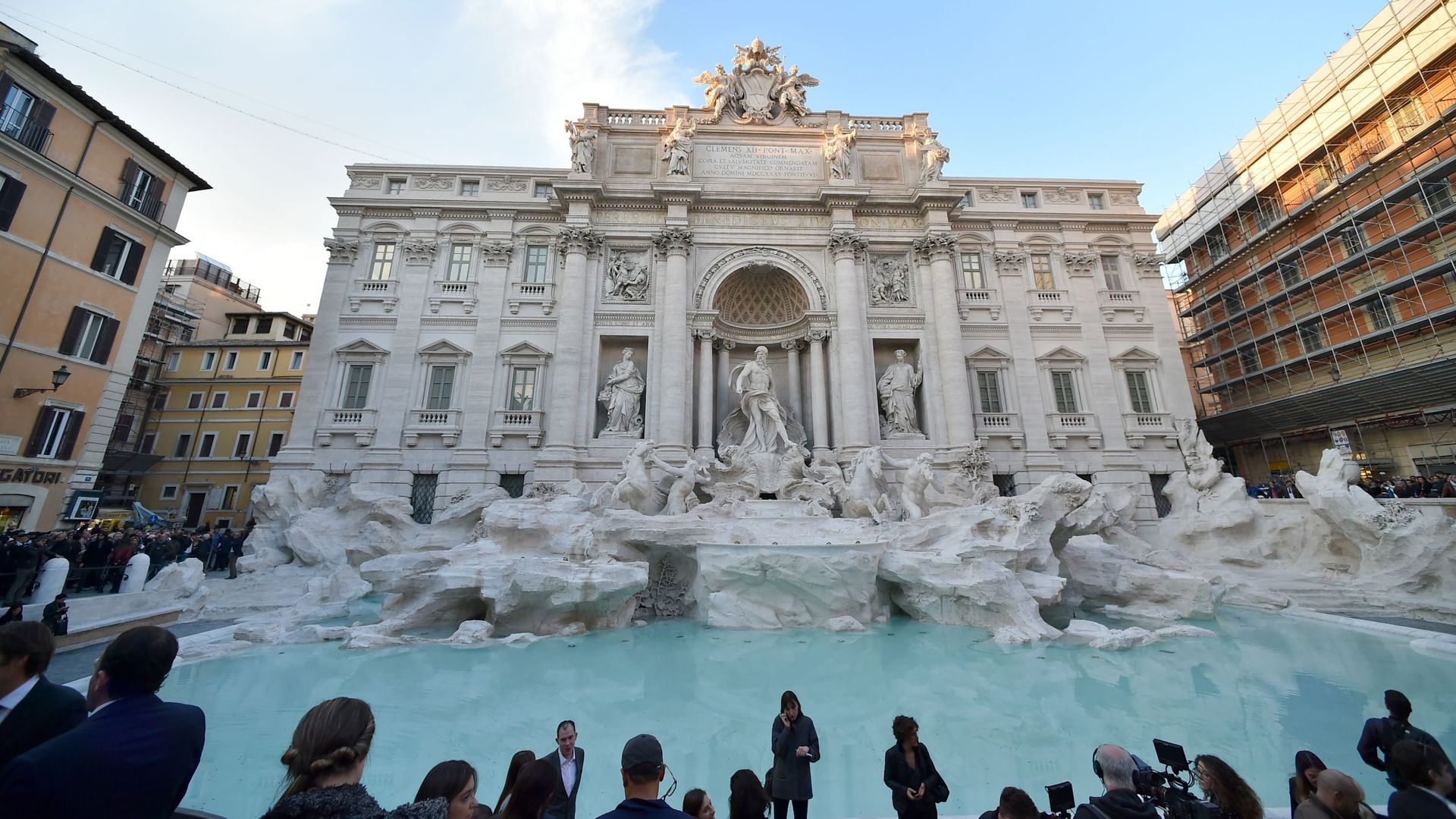 Rome: la fontaine de Trevi restaurée après 16 mois de travaux - RTBF Actus