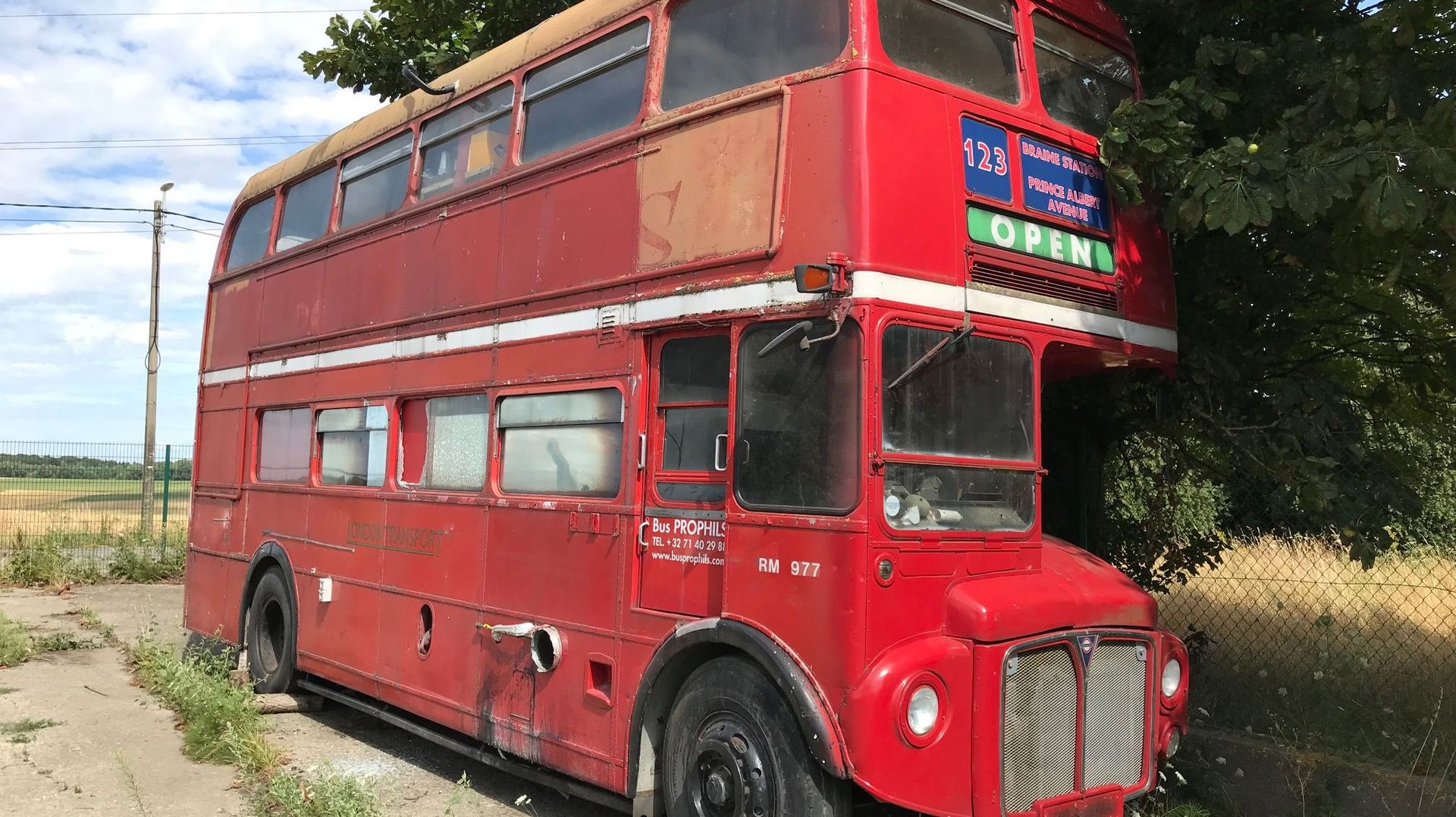 Braine-l'Alleud: le bus londonien n'a plus la frite - RTBF Actus
