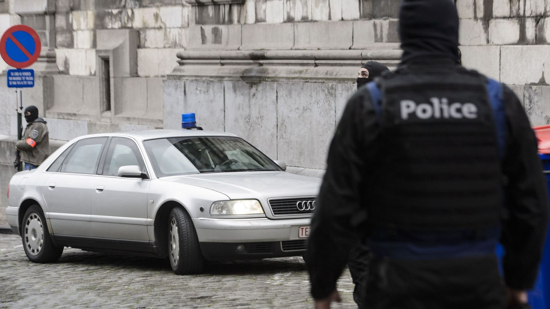 Mohammed Amri et Ali Oulkadi ont été remis à la France - RTBF Actus