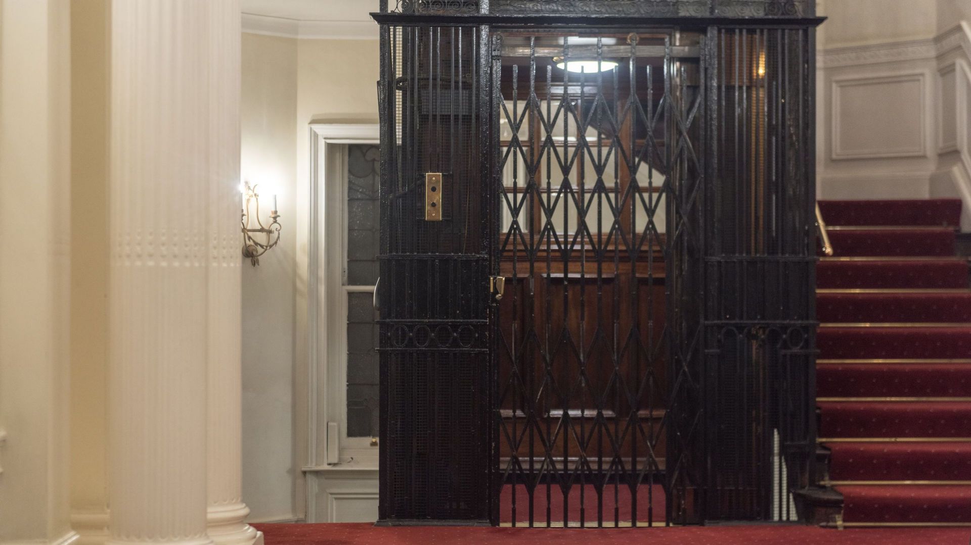 À Bruxelles, 420 ascenseurs reconnus comme historiques - RTBF Actus
