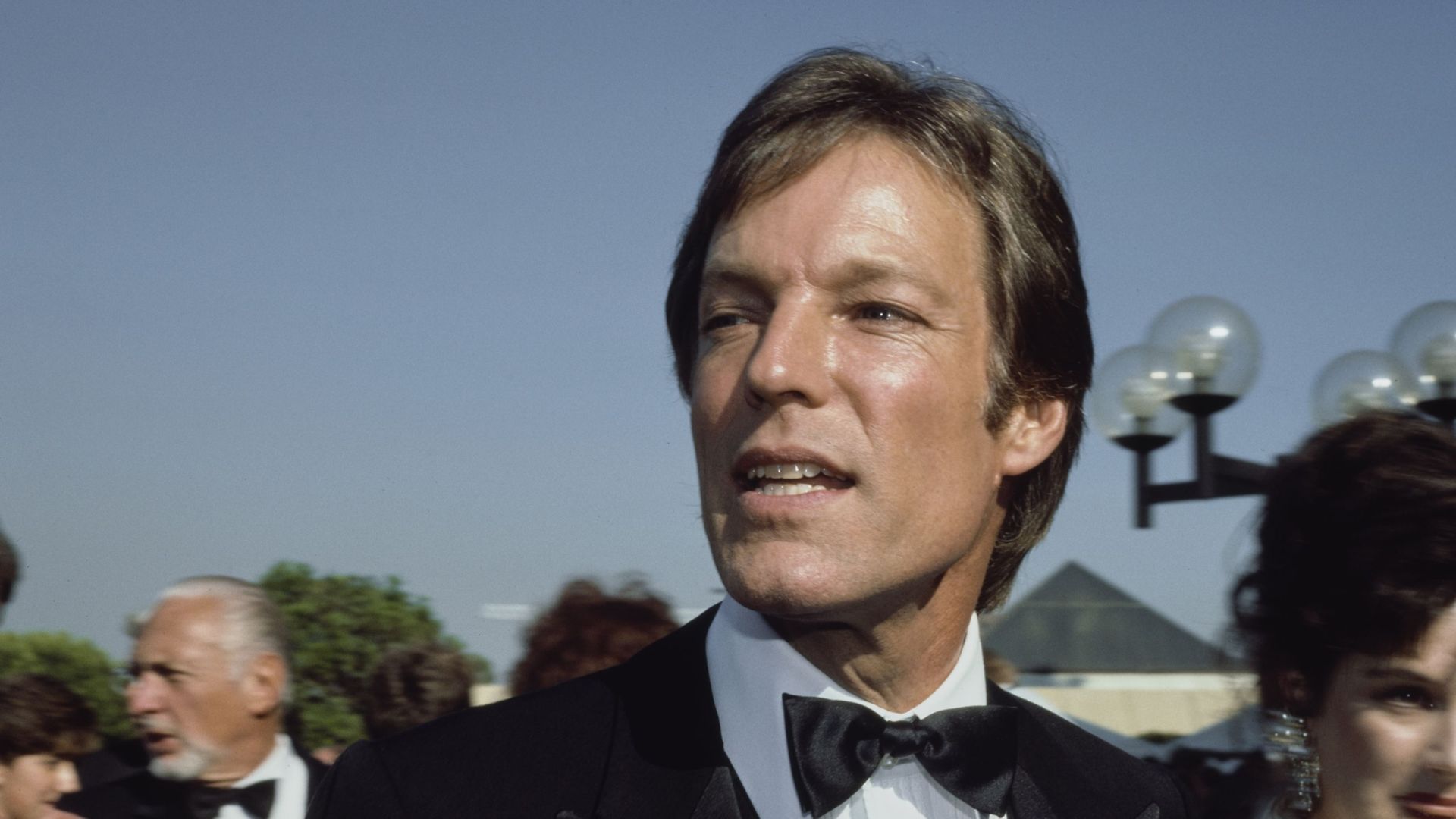 Qui est 'Ren', ce jeune artiste qui bouleverse internet et ouvre le ...