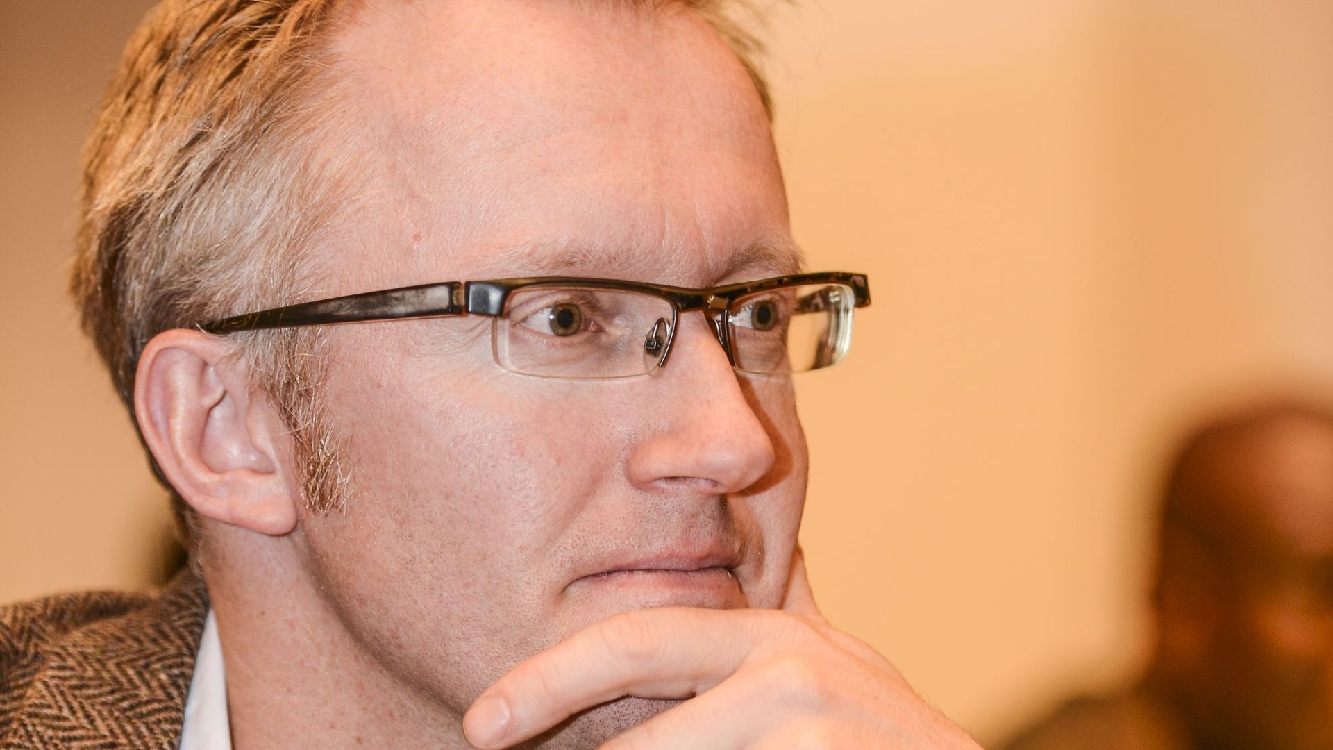 David Van Reybrouck offre son livre 'Congo. Une histoire' à un prix ...