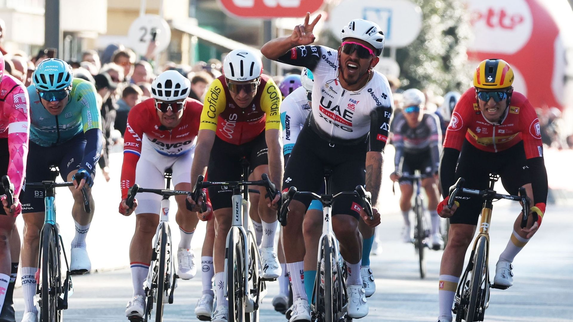 Affaire Sadia Sheikh : le portrait des accusés et de Sadia - RTBF Actus