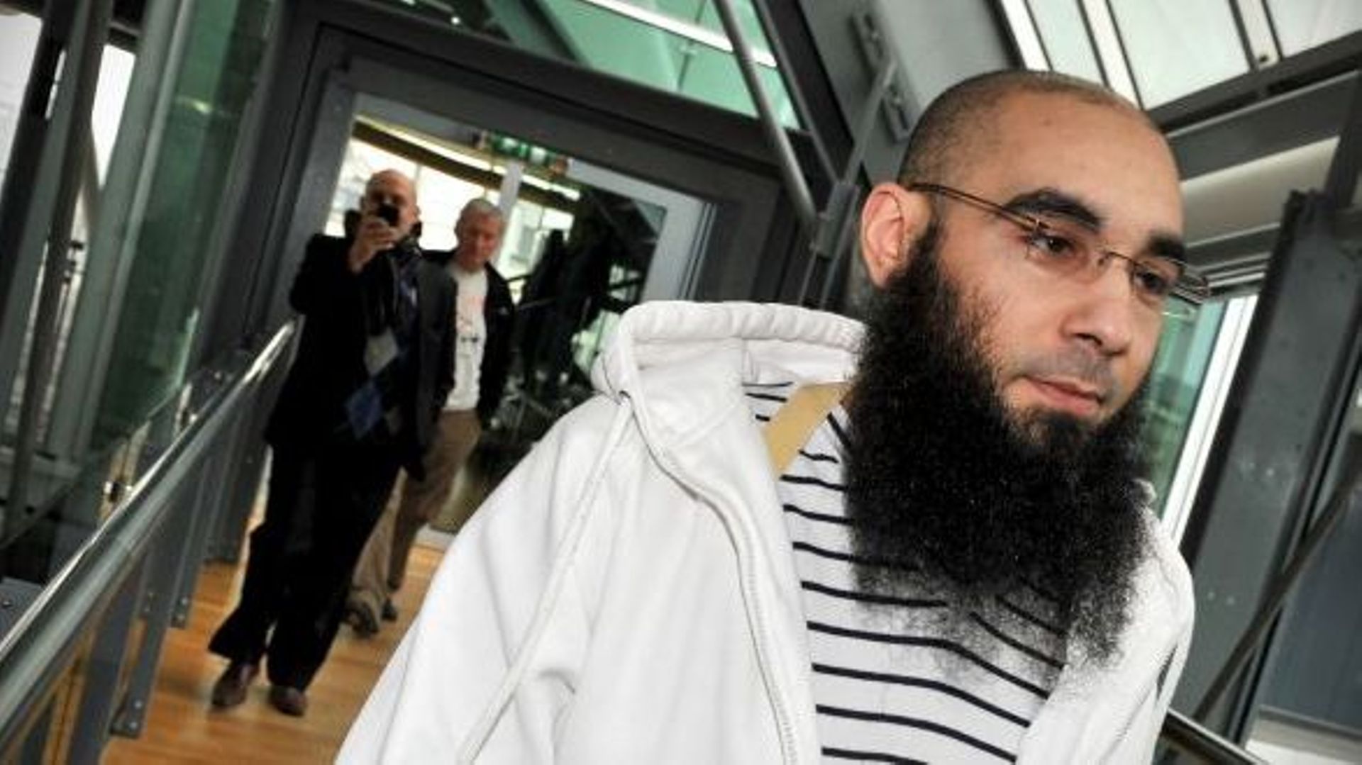 Malgré les critiques de la défense, Fouad Belkacem reste en prison ...