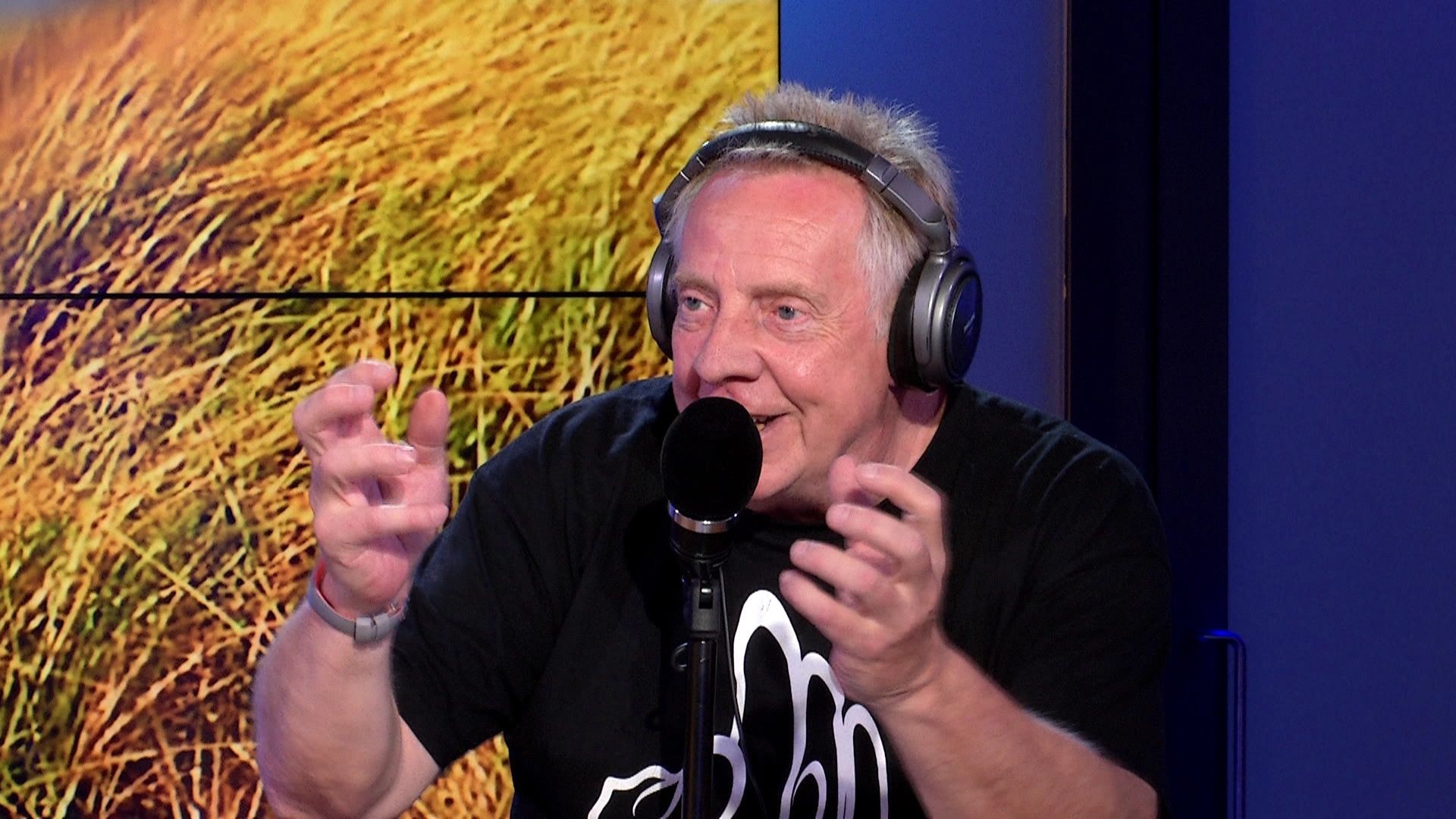 Jean-Luc raconte son voyage à la mer sur un air 'reggae-noix de coco ...