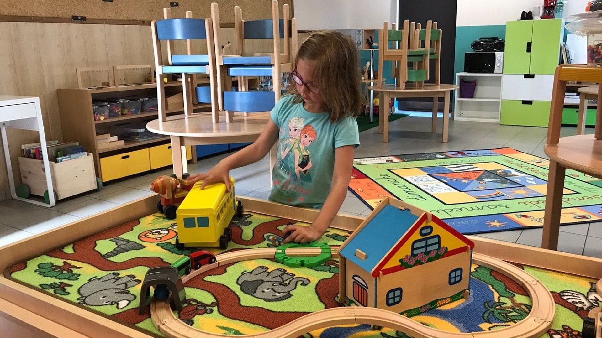 Neffe garde son école maternelle au village - RTBF Actus