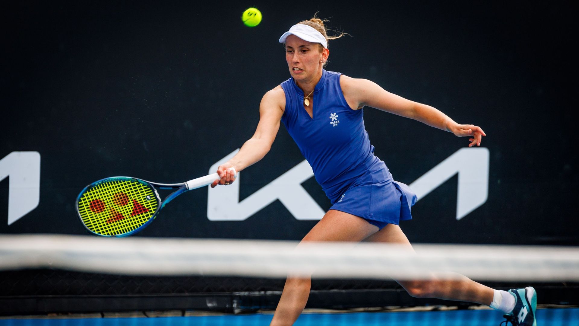 WTA Stuttgart : Elise Mertens sort la 13e mondiale Shnaider et attend du lourd en 1/4 - RTBF Actus