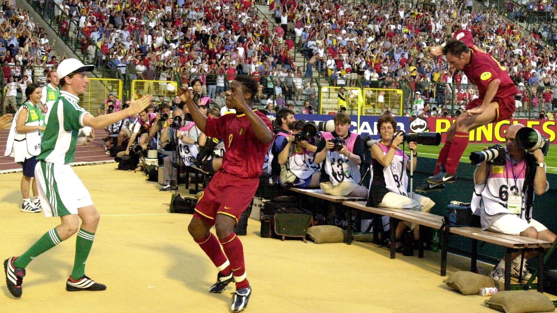 Série ' Les coulisses des Diables à l’Euro ' (épisode 2) : les cannes à ...