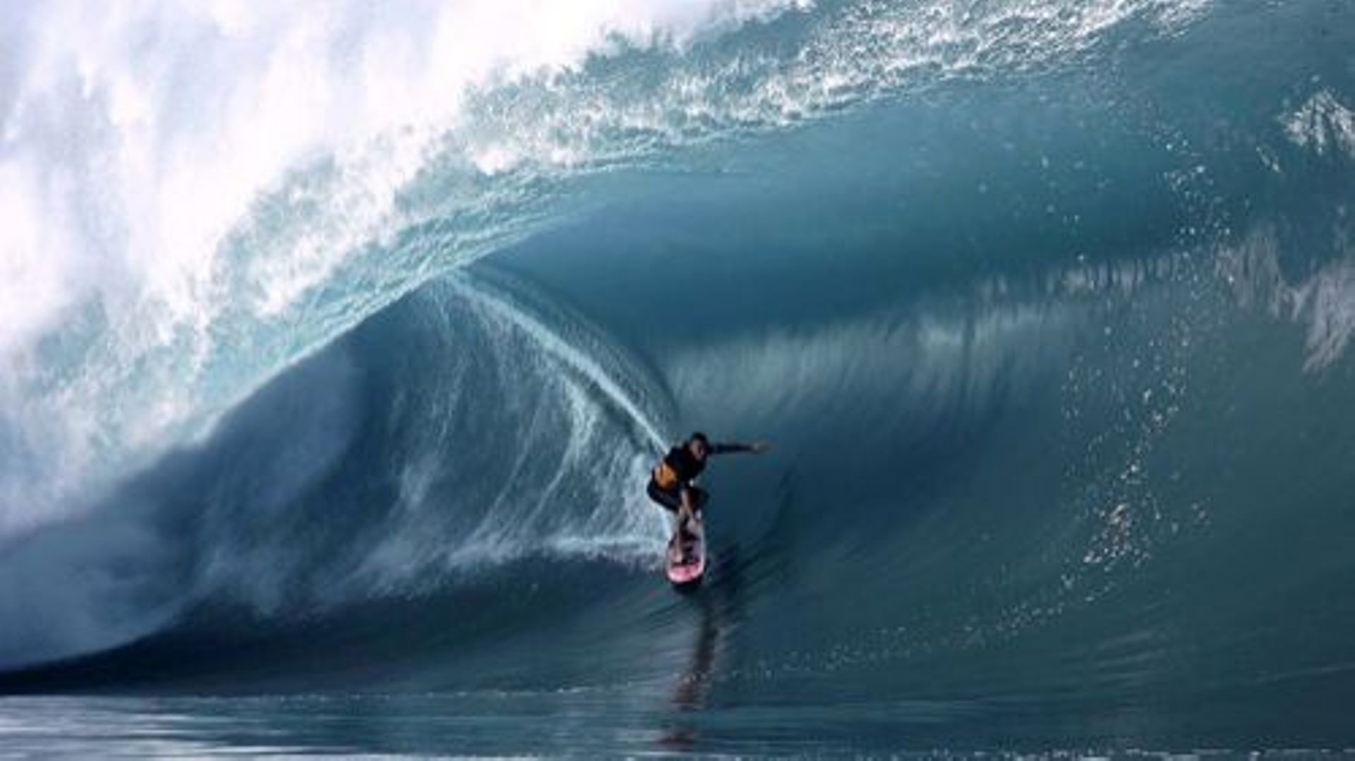 INVENTION DE L'ETE - LE SURF - RTBF Actus