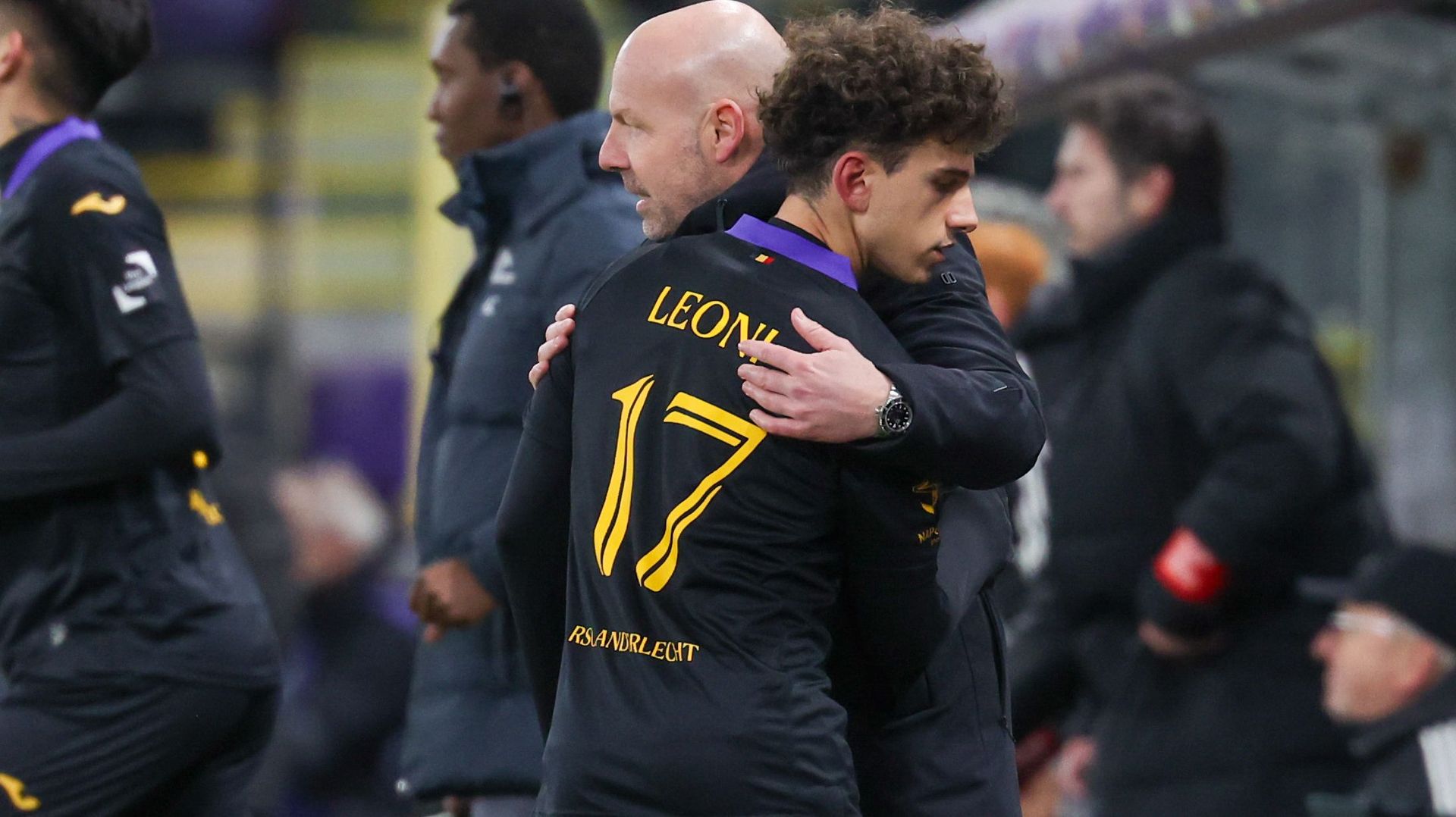 Le rôle de Leoni, la hiérarchie des attaquants : Brian Riemer met les ...