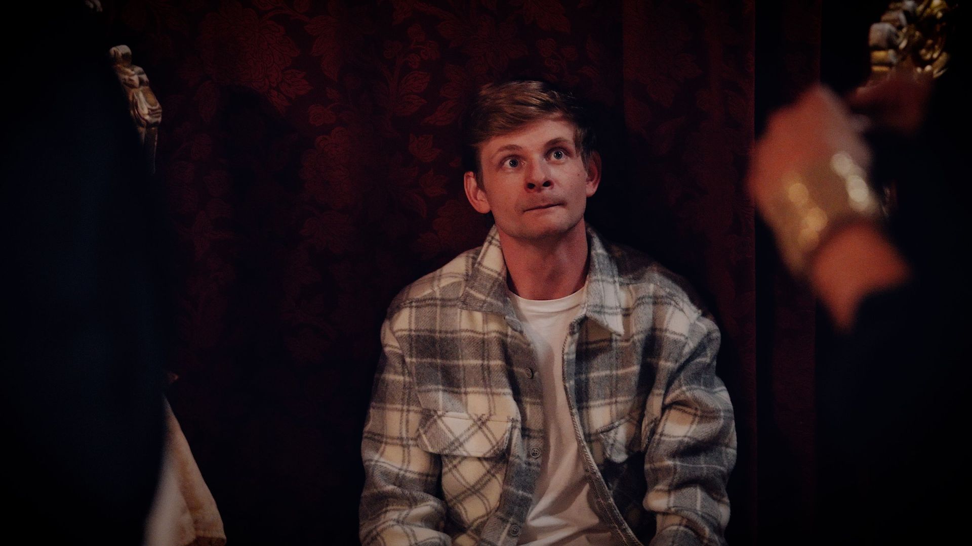 'OUI' : La nouvelle série hilarante de Nicolas Lacroix débarque sur Tipik - RTBF Actus