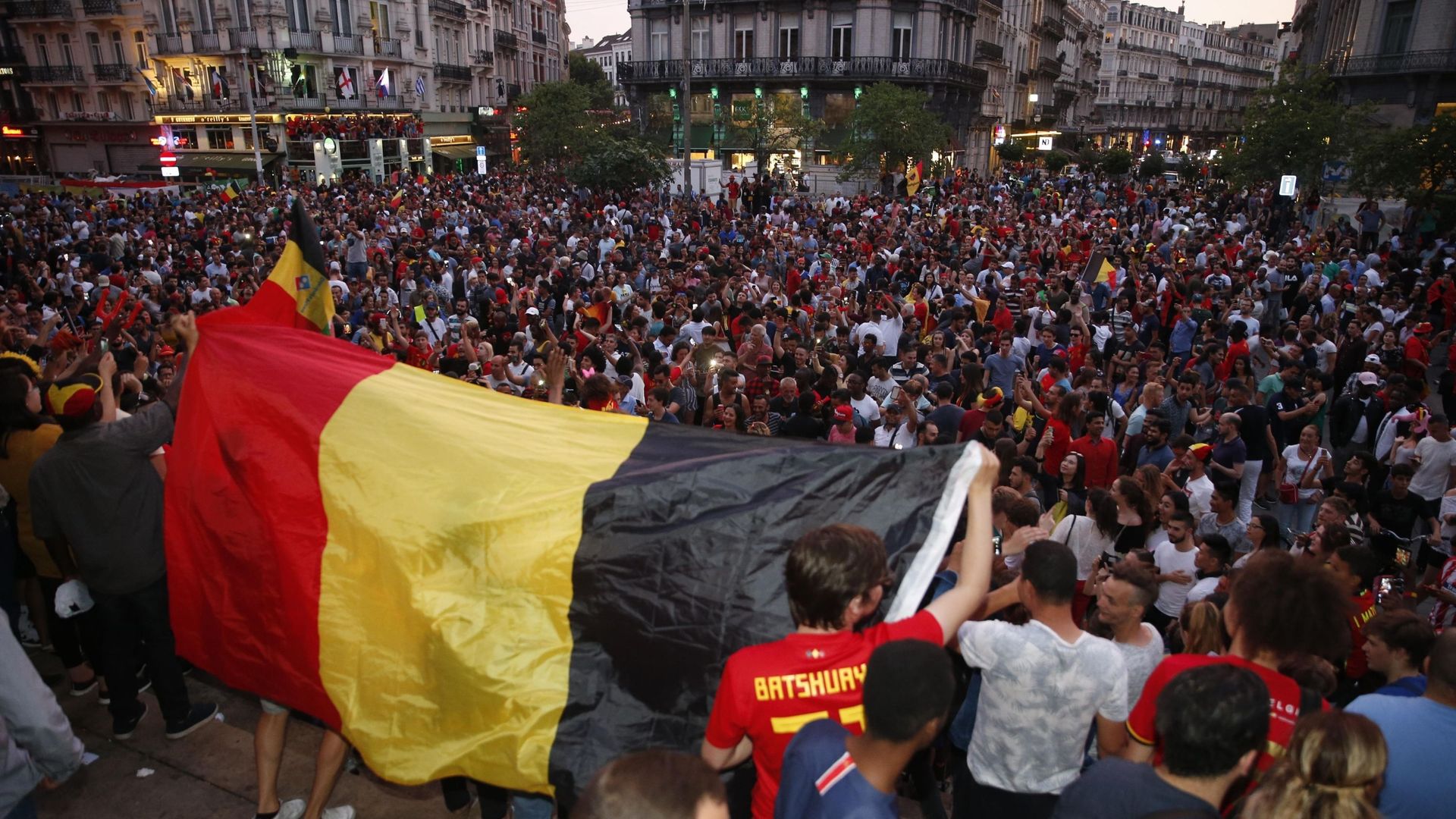 Les Diables Rouges en bus découvert dimanche entre le Mont des Arts et ...