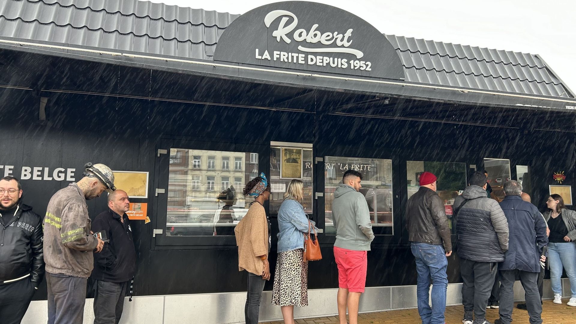 Repris par un ancien employé, Robert la Frite a rouvert ses portes ...
