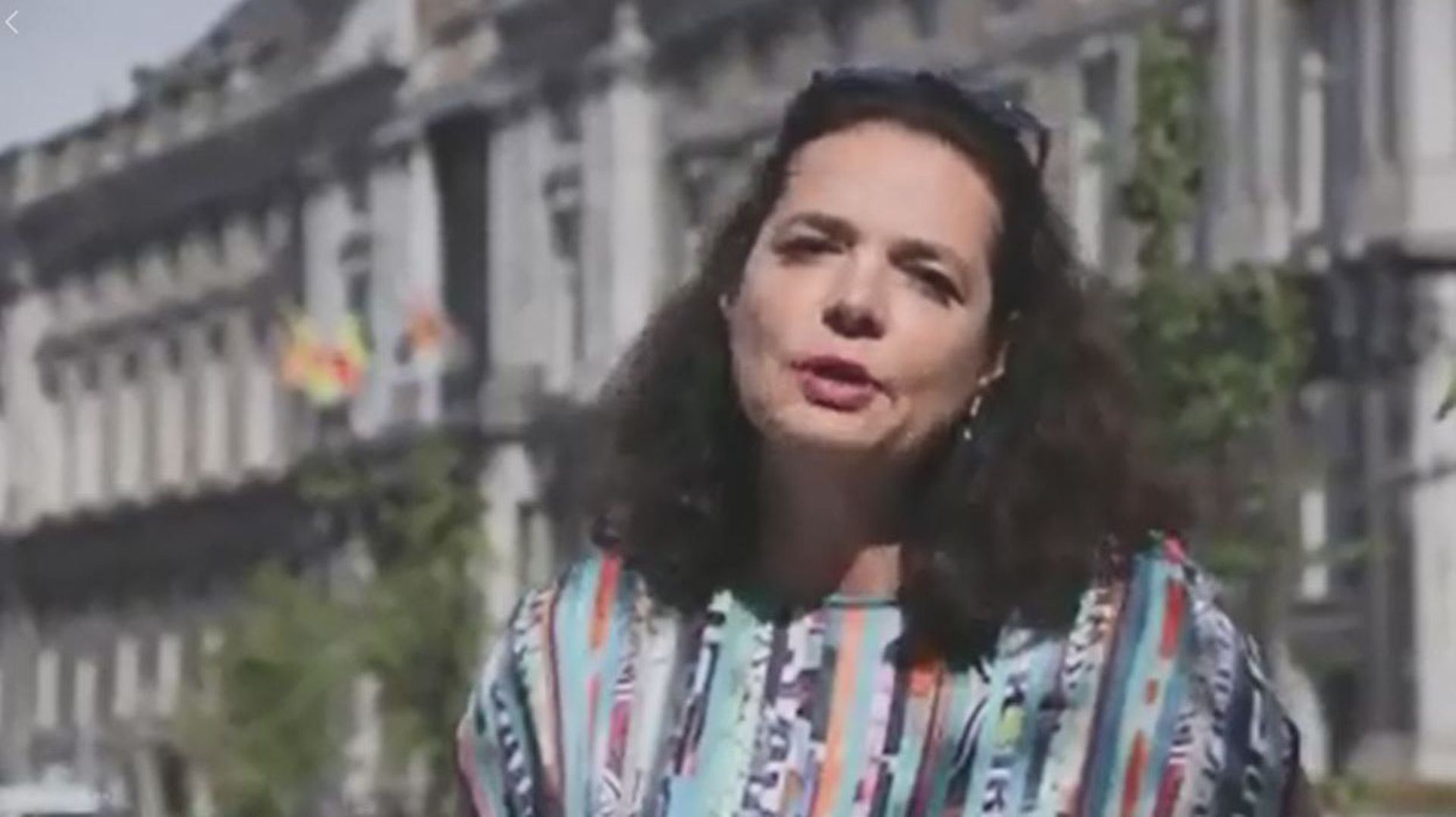 Christine Defraigne (MR) chante: 'Je suis une femme libérale, je suis ...