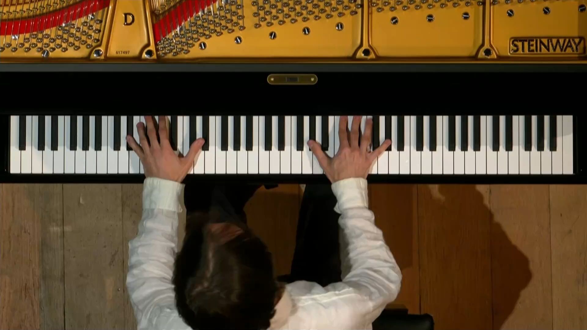 Le beau voyage de Valère Burnon, candidat belge au Concours Reine ...