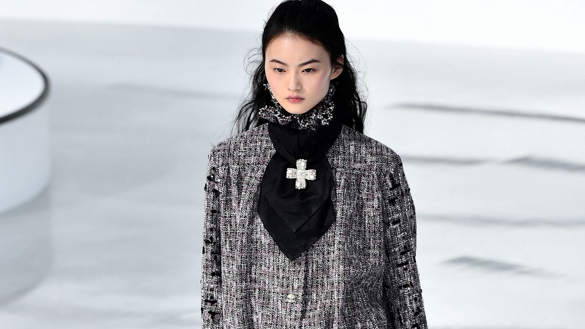 Le string qui dépasse redeviendrait-il à la mode ? - RTBF Actus