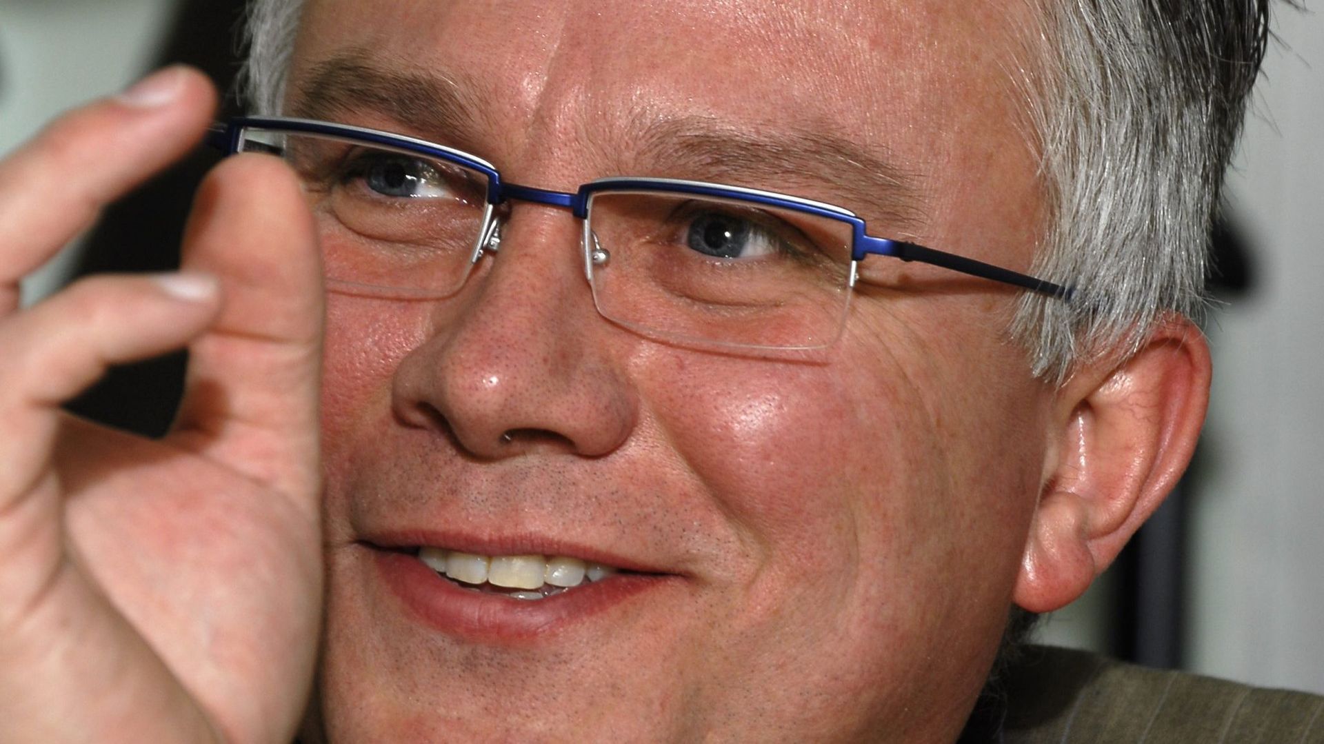 Luc Paque, assistant de Louis Michel, a remis sa démission - RTBF Actus