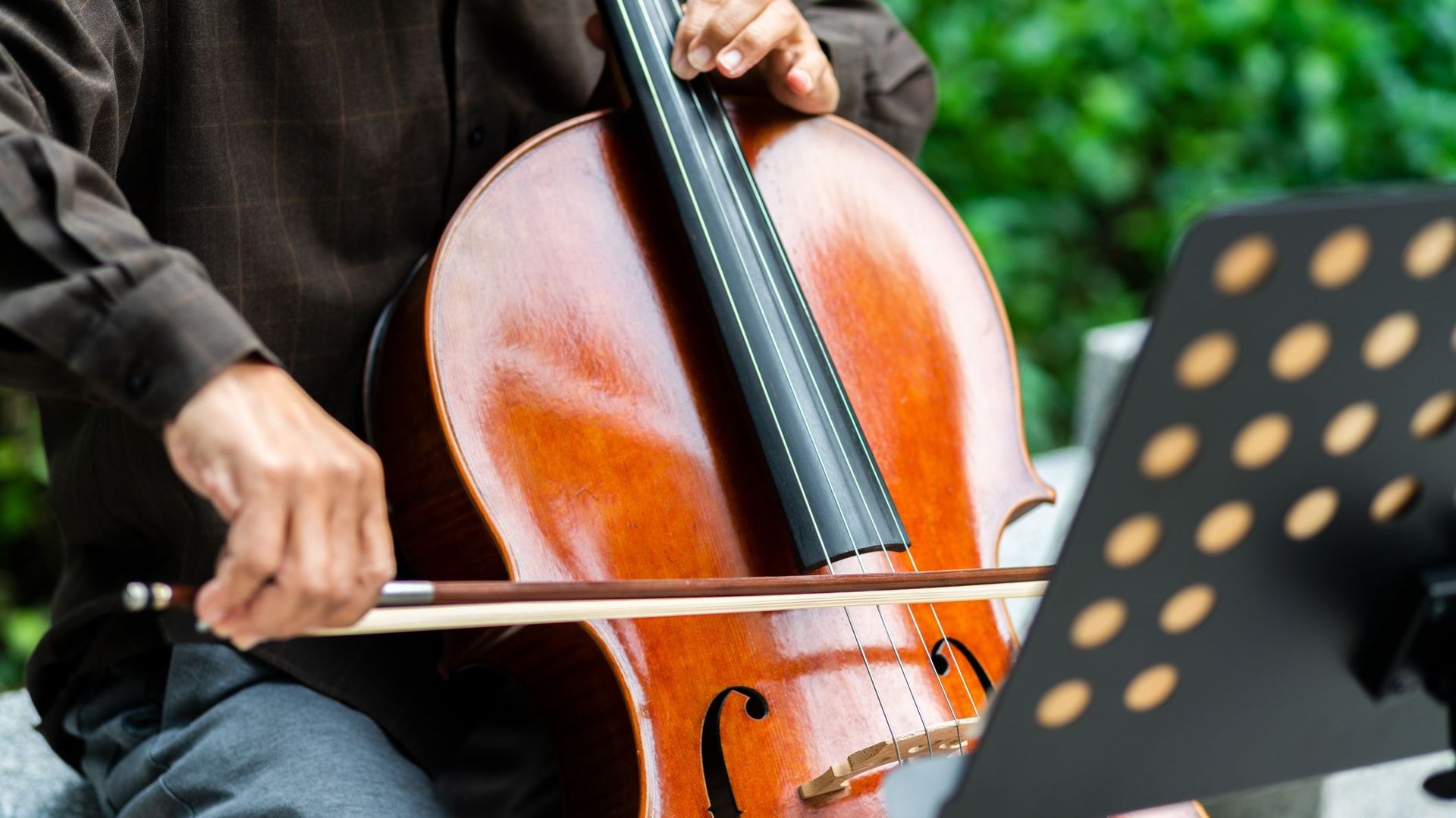 Etre violoncelliste de monuments de la chanson française : 'Accompagner ...