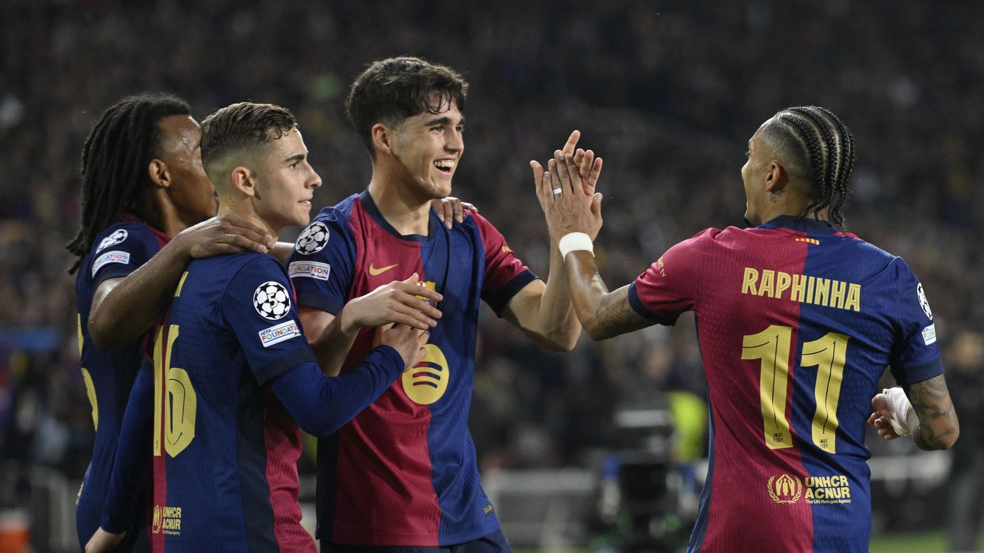 Barcelone s'incline pour la première fois de l'année mais passe en demi-finale de Ligue des ...