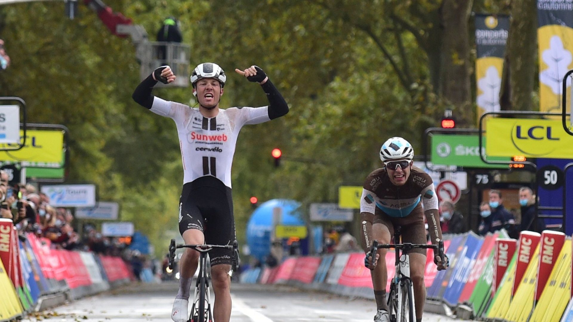 Casper Pedersen remporte Paris-Tours au terme d'un joli mano à mano ...