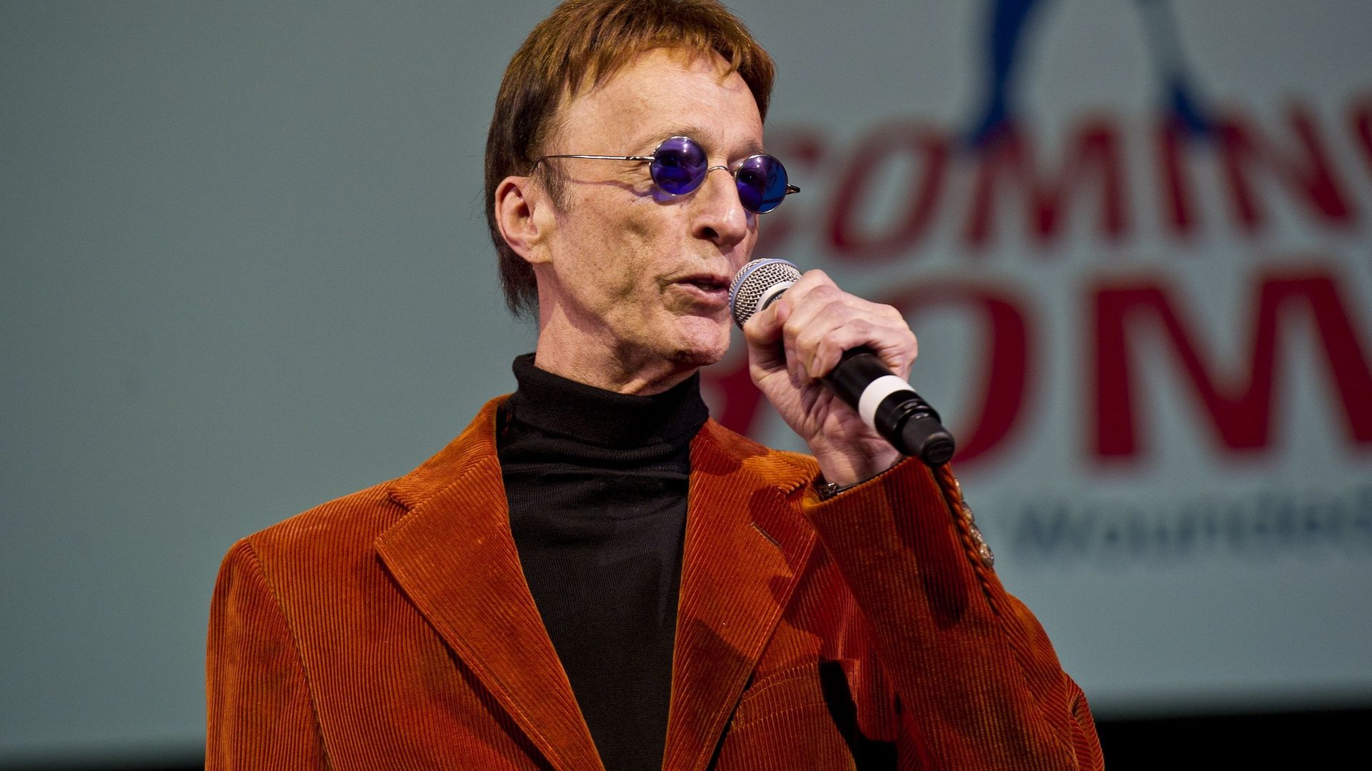 Robin Gibb, le chanteur vedette des Bee Gees, est sorti du coma - RTBF ...