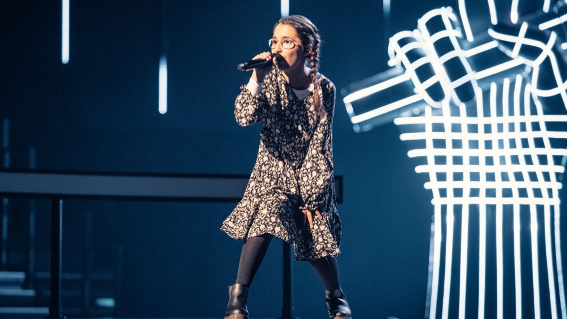 The Voice Kids : La jeune rockeuse Victoria propose une version ...