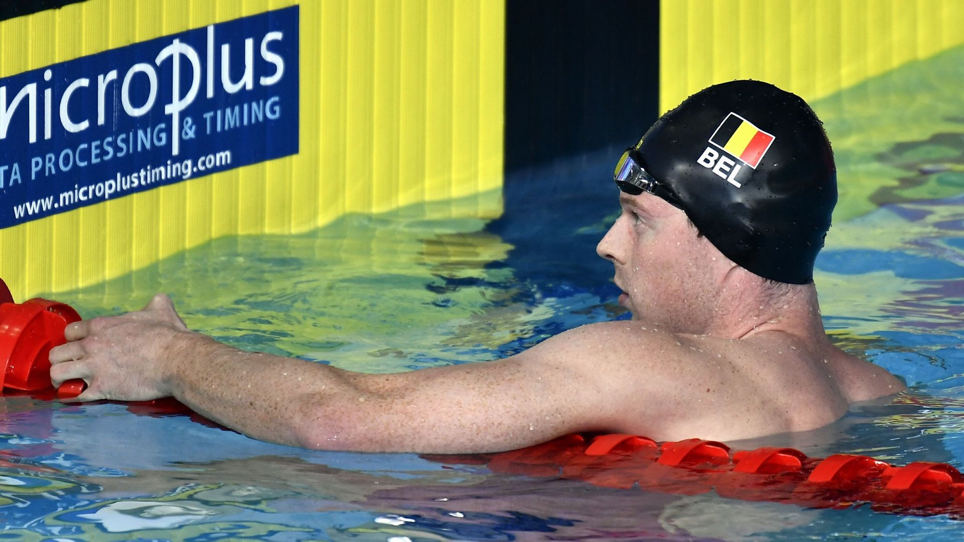 Louis Croenen au pied du podium européen sur le 200m papillon