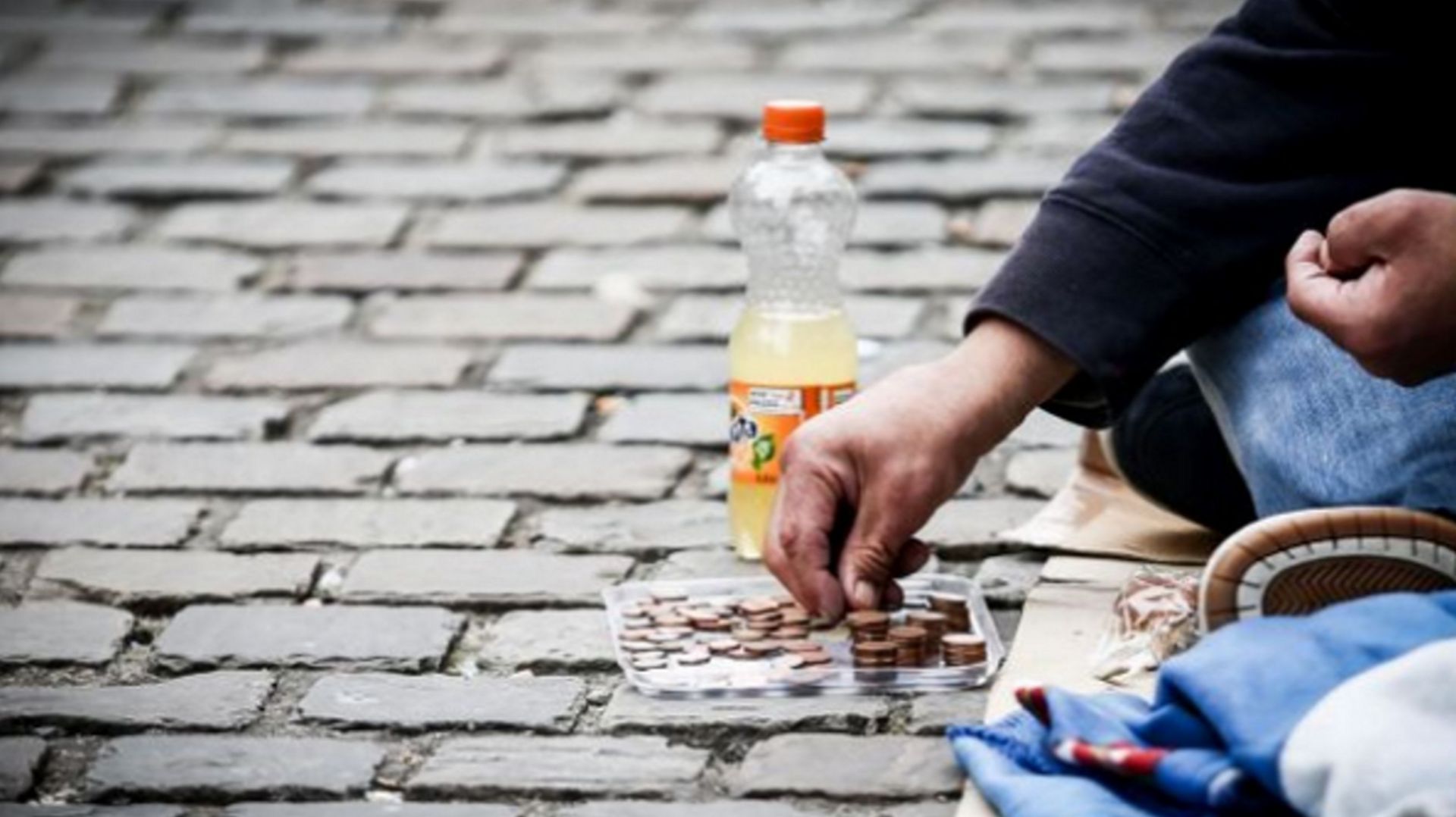 Mort d'une SDF en rue à Tournai : 'C'est la précarité qui tue' - RTBF Actus