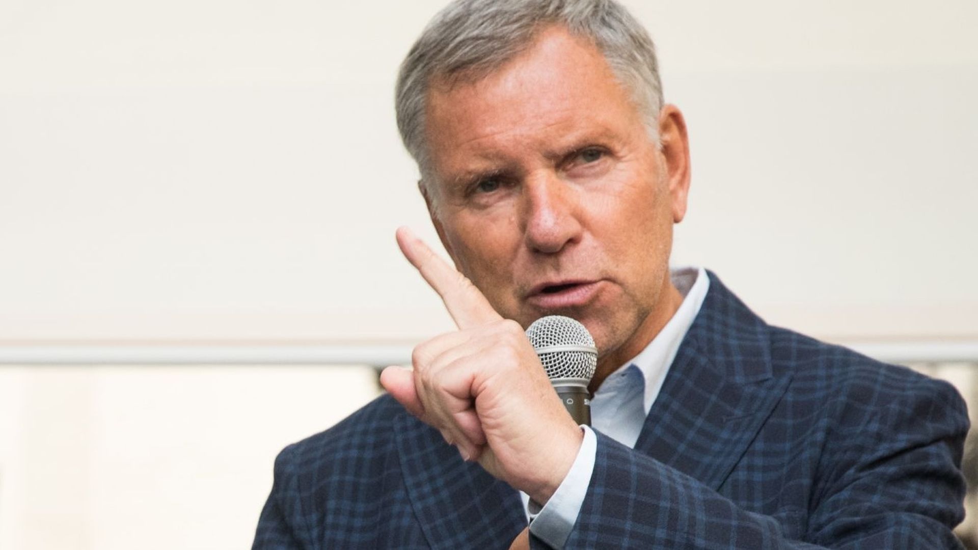 Alain Courtois après le documentaire Le Milieu du Terrain : 'Ça va ...