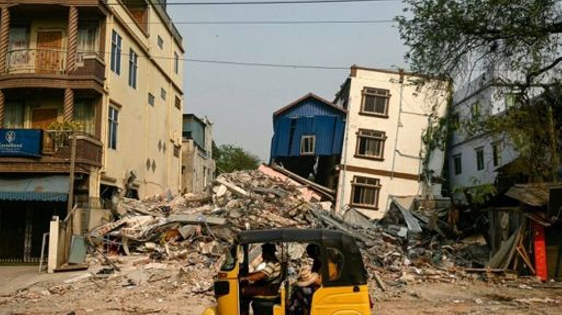 Plus de 1600 morts et 3500 blessés : voici ce que l’on sait du séisme ...