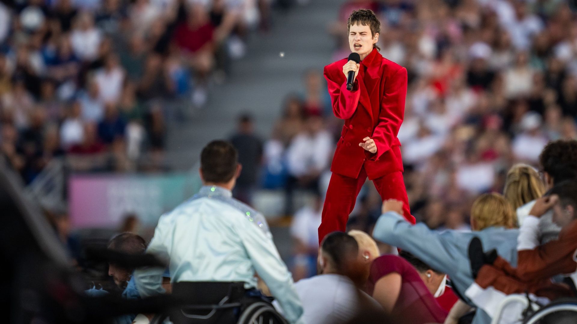 Le chanteur de 'Christine and the Queens' s’énerve contre ceux qui ...