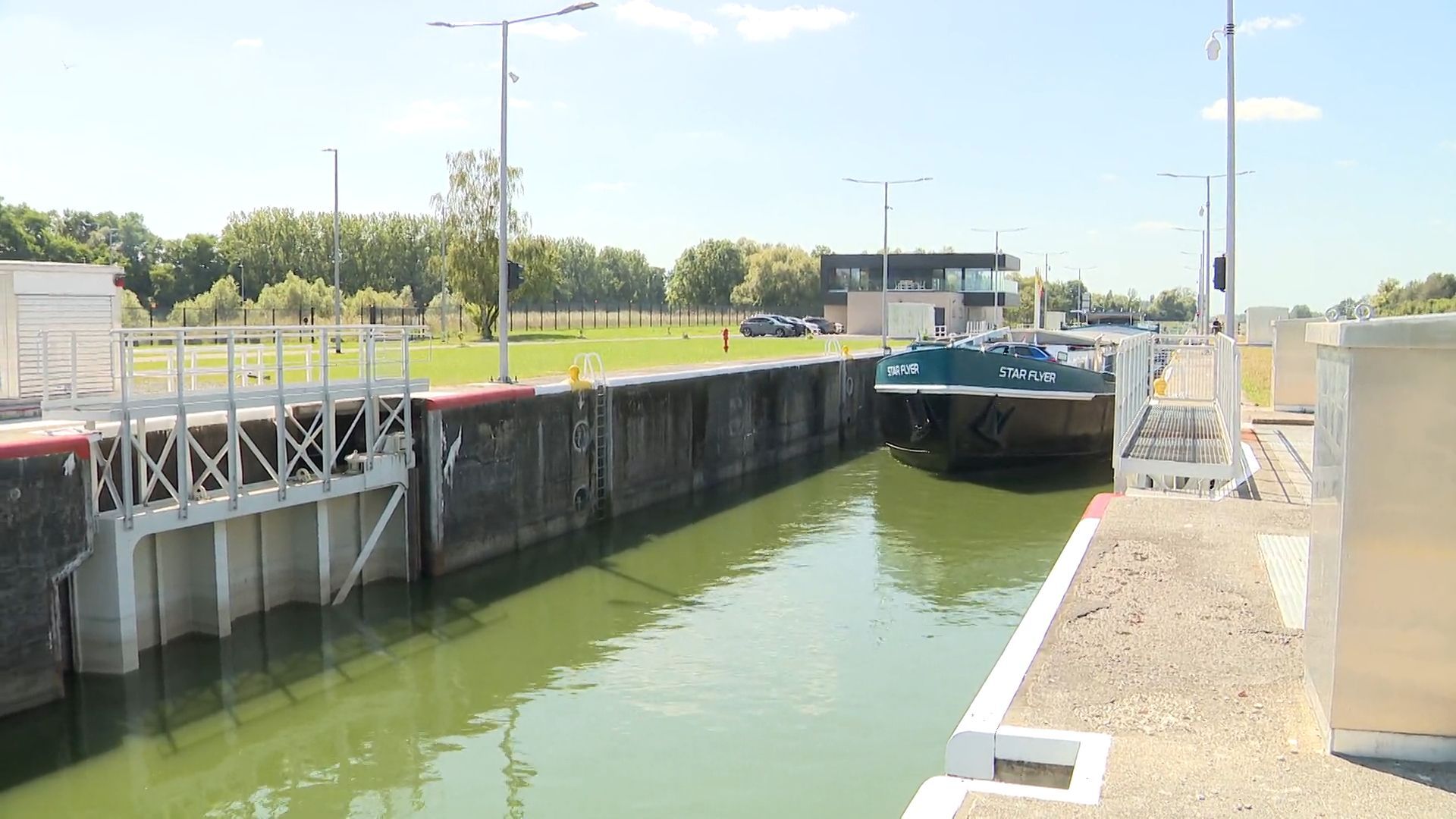Réouverture du canal Condé-Pommeroeul après plus de 30 ans - RTBF Actus