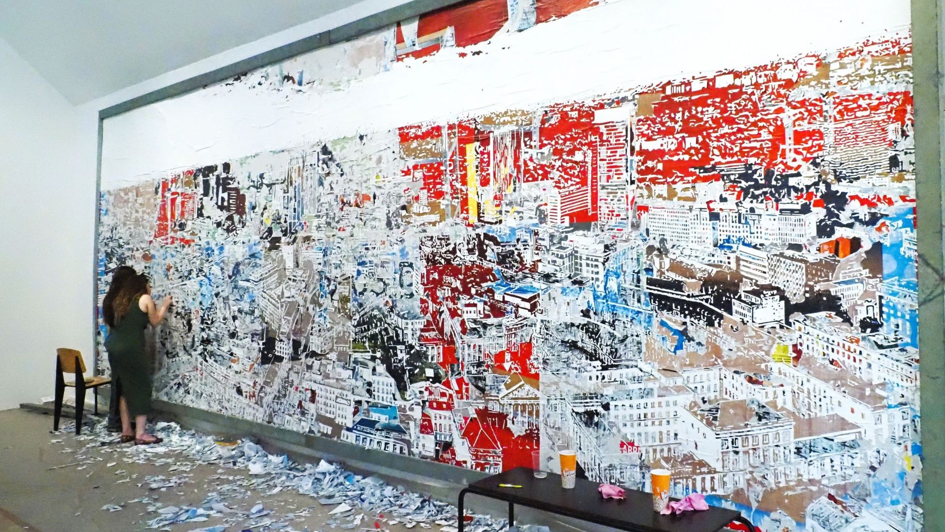 Quand VHILS arrive en ville, le MIMA lui offre ses murs - RTBF Actus