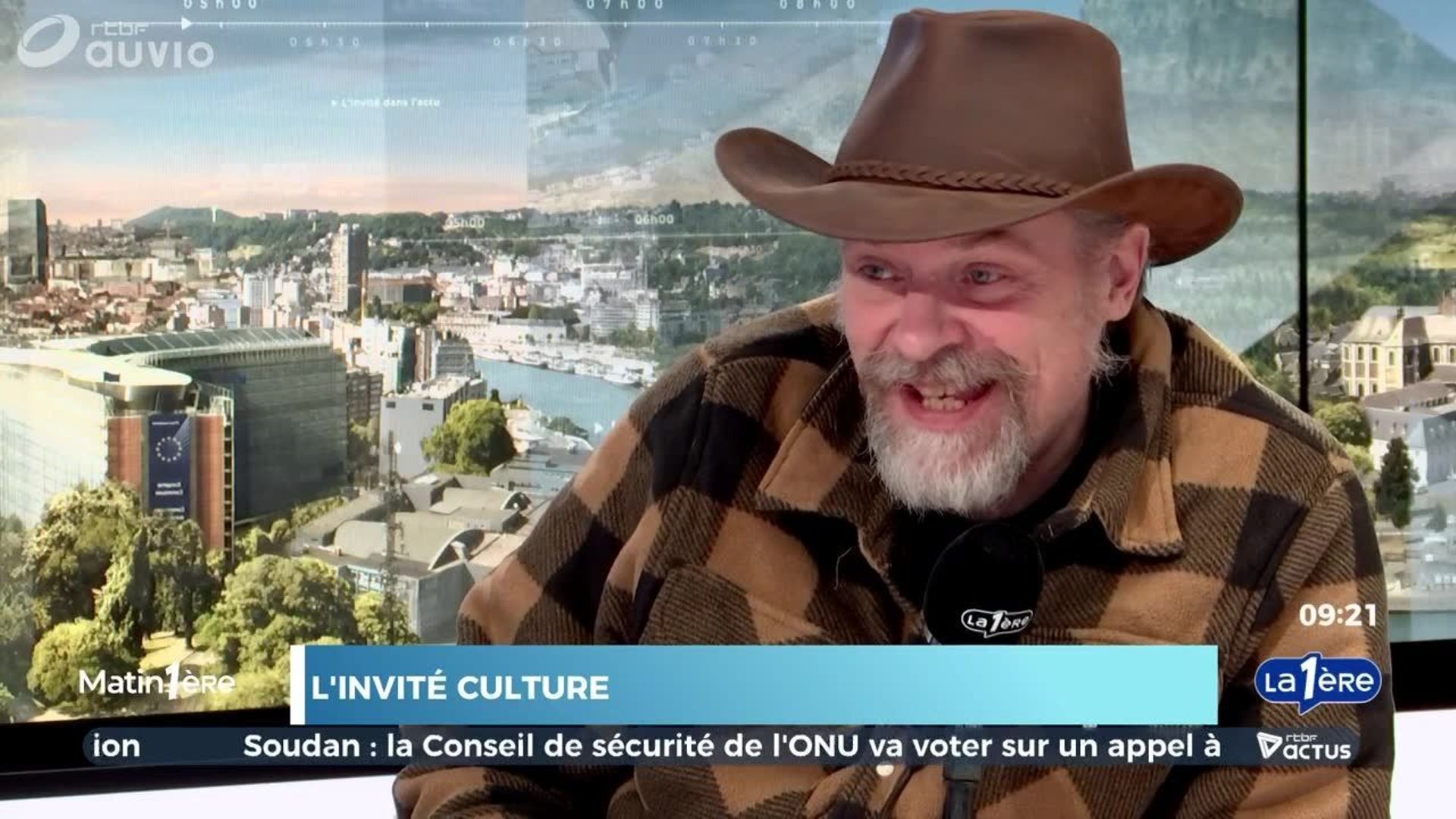 Tom DeLonge, le chanteur de Blink-182, a écrit un nouveau roman de ...