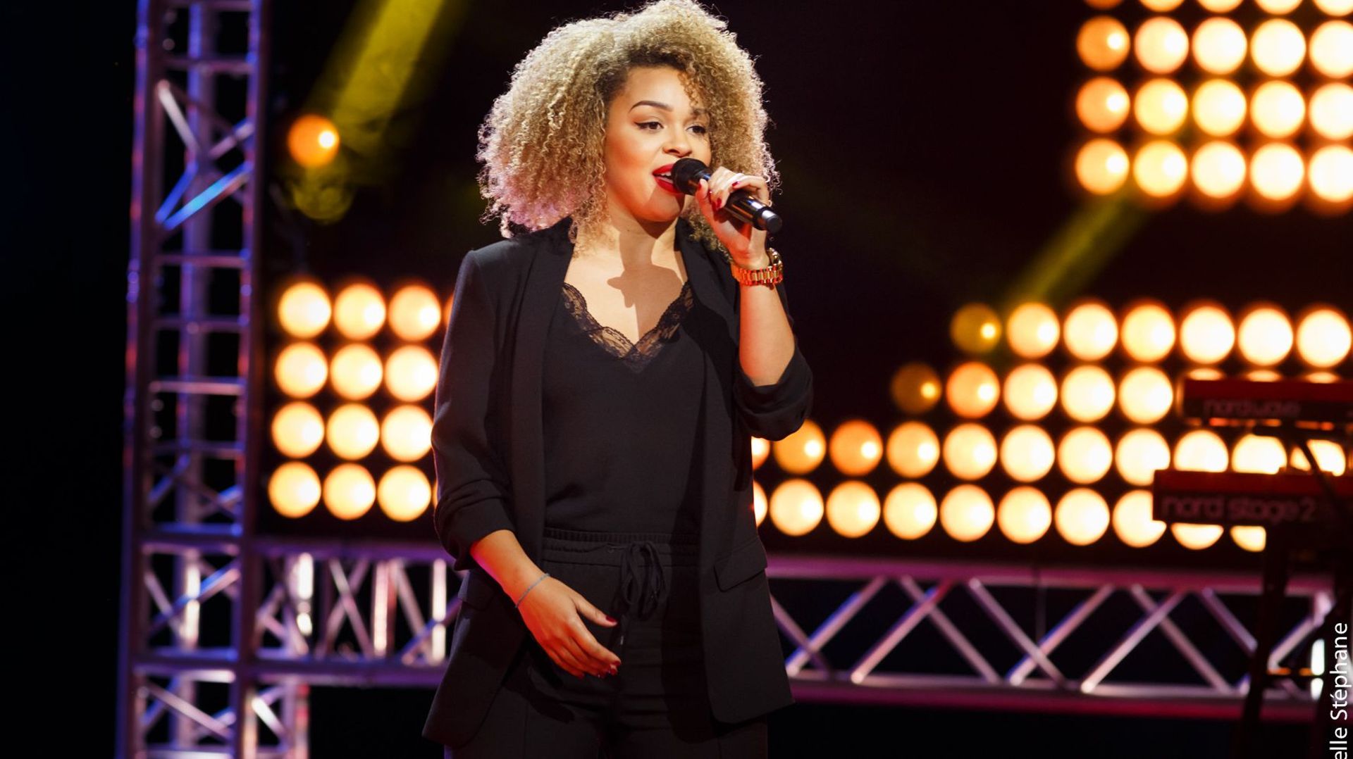 Eléonore Van Rosen - 'Can't Feel My Face' - RTBF Actus