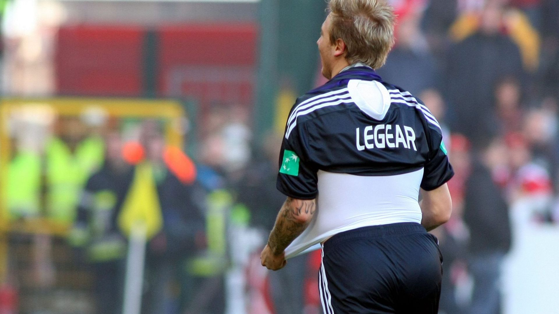 Le Standard tente d'attirer Legear - RTBF Actus