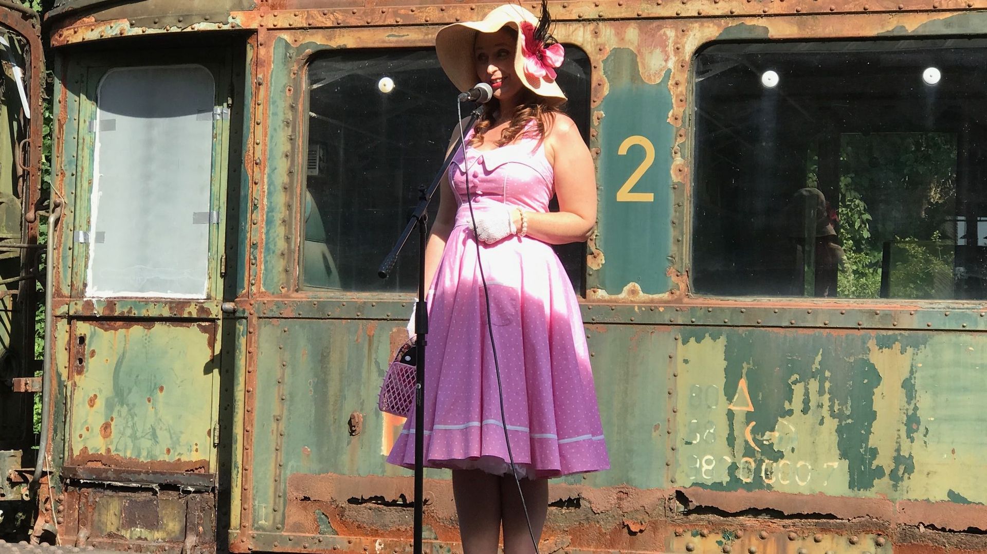 Un concours à Hombourg pour faire revivre les pin-up - RTBF Actus