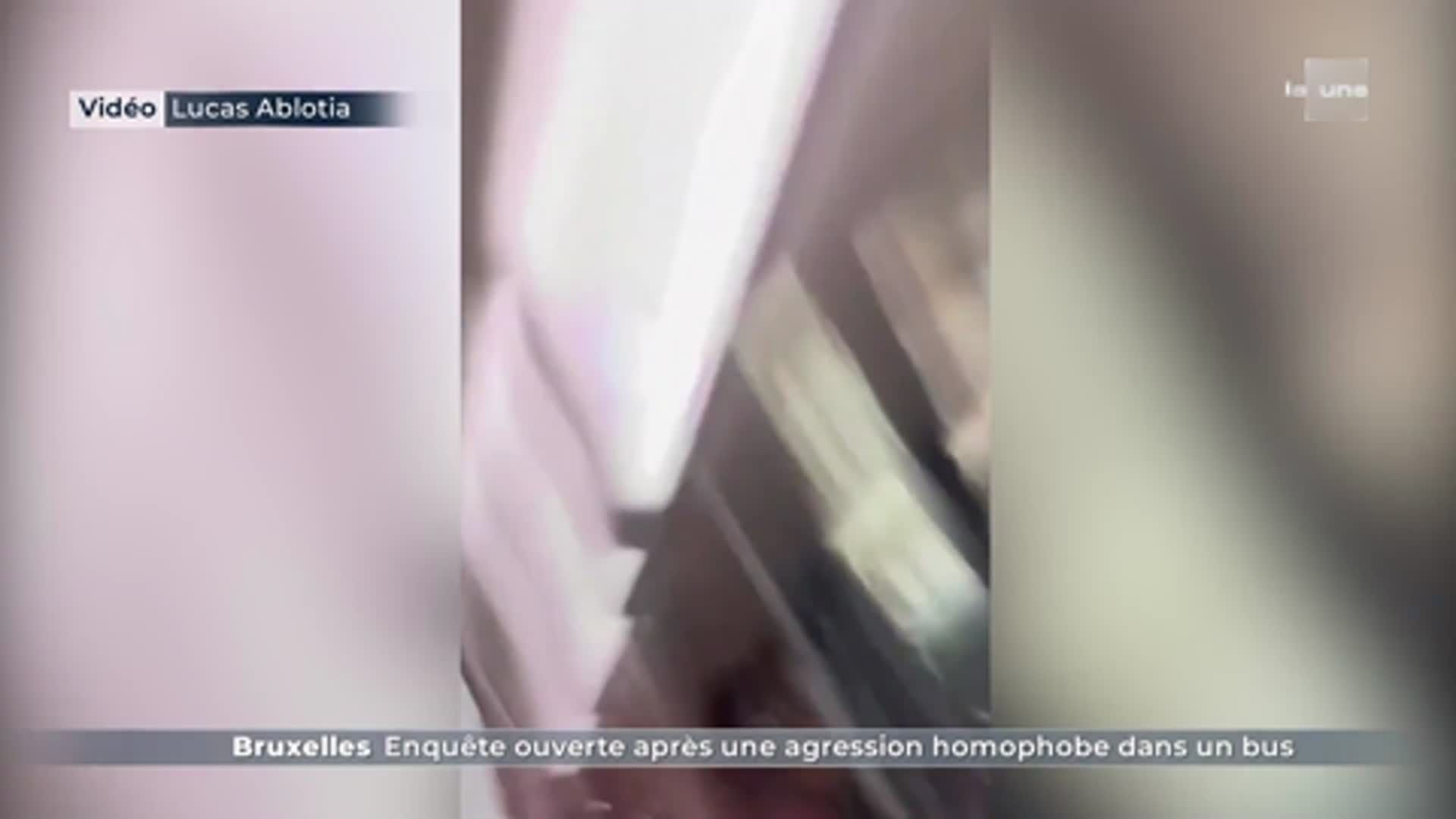 Un mineur suspecté d'agression homophobe dans un bus de la Stib s'est rendu à la police - RTBF Actus