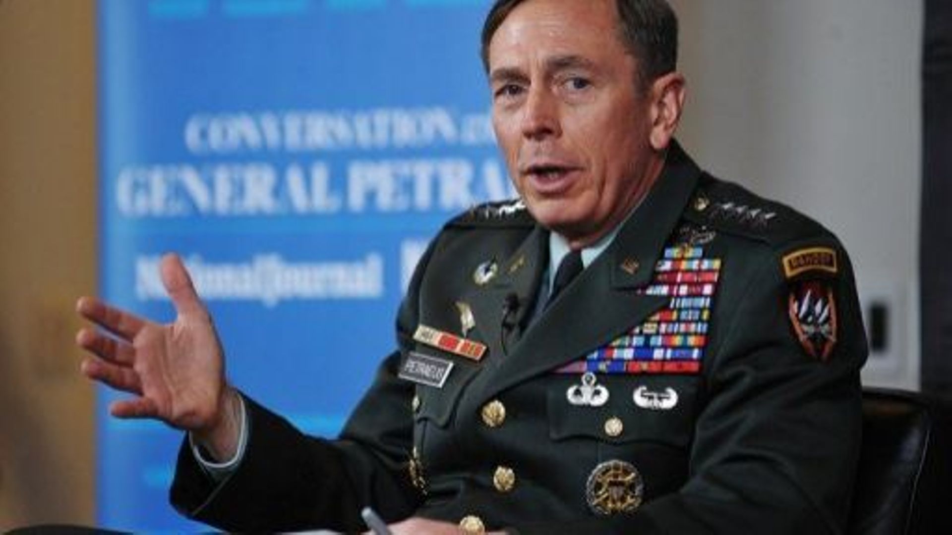Le général David Petraeus pourrait devenir patron de la CIA - RTBF Actus