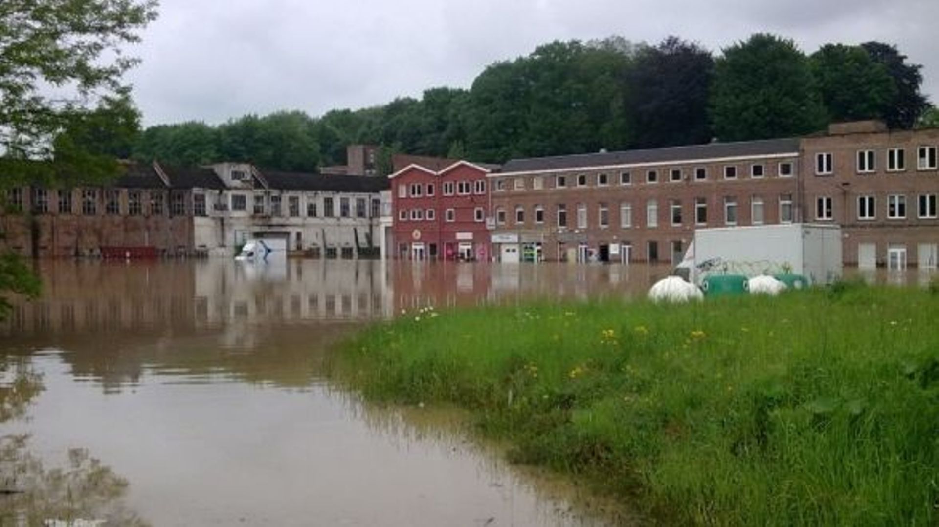 Les papeteries de Genval sous eau