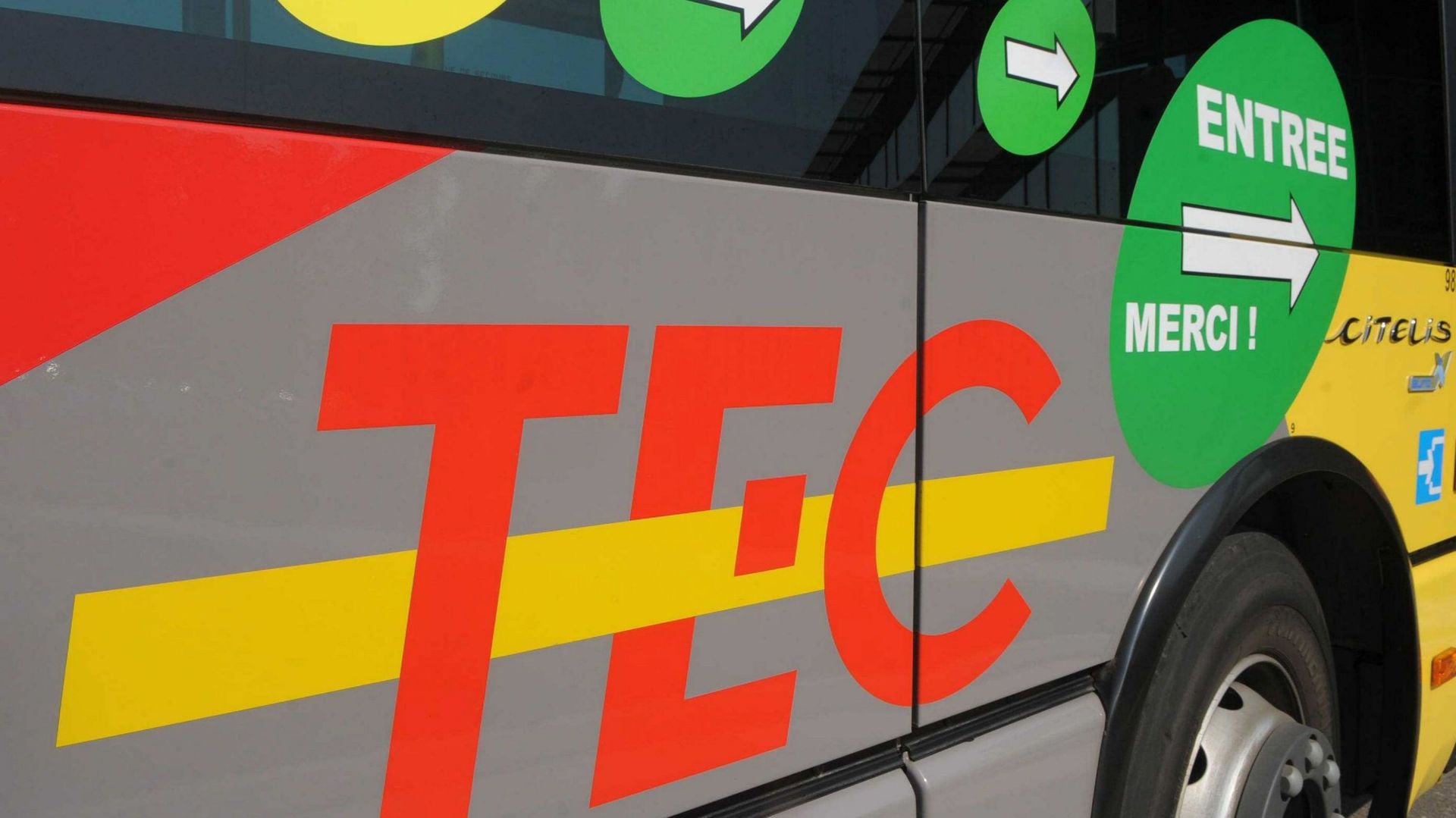 TEC: le prix du billet acheté dans le bus va augmenter - RTBF Actus