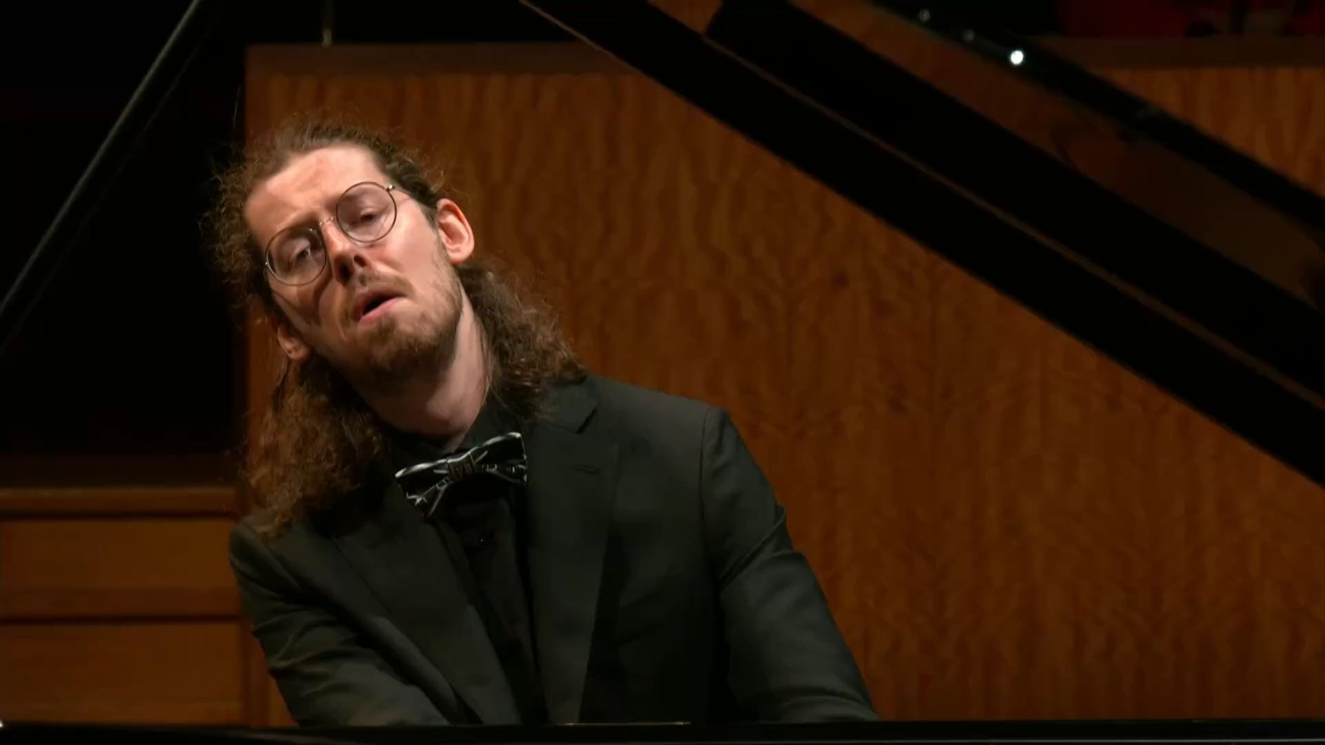 Le pianiste belge Valère Burnon parmi les 24 demi-finalistes du ...