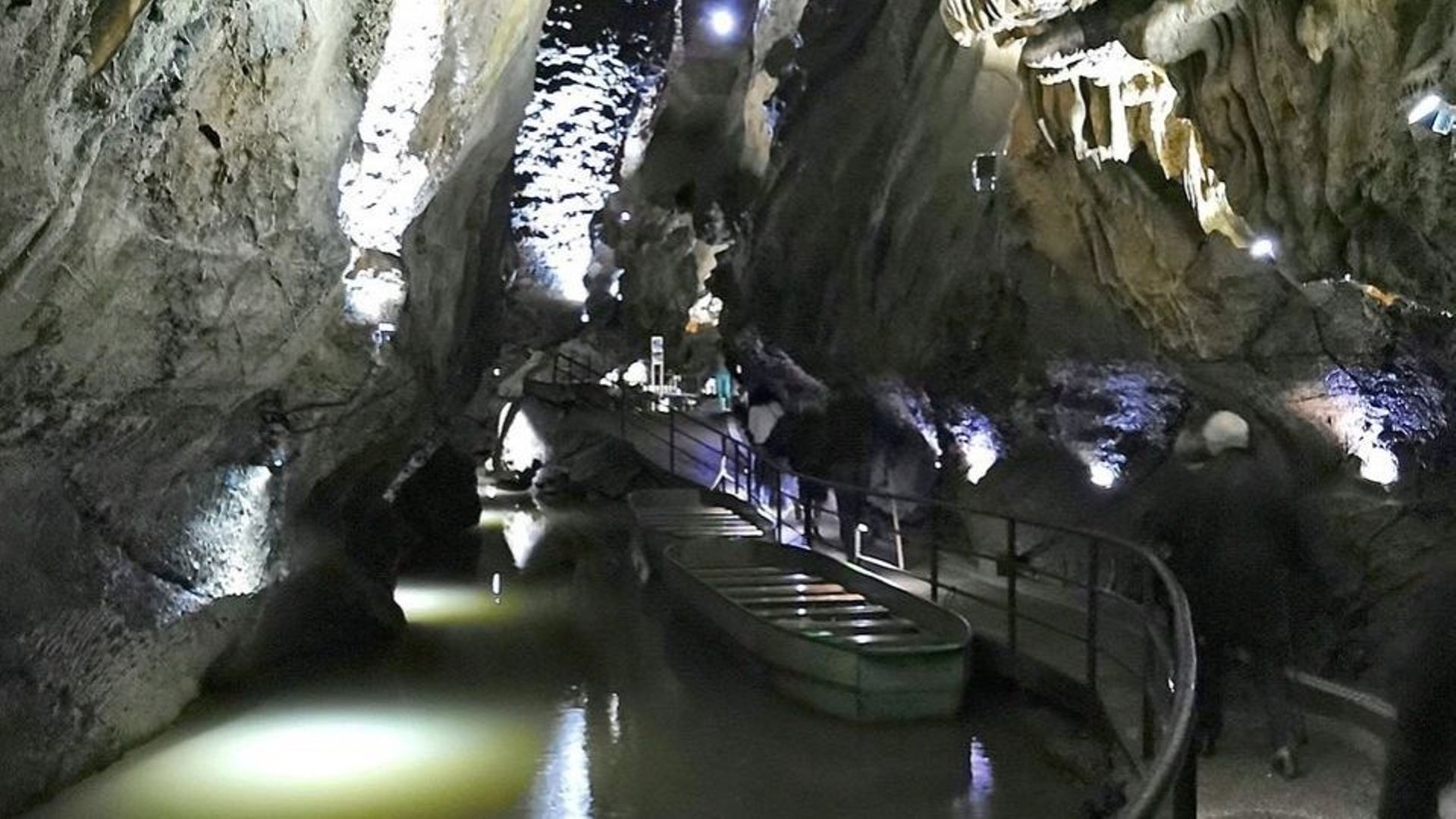 Testez la plus longue navigation souterraine du monde aux grottes de ...