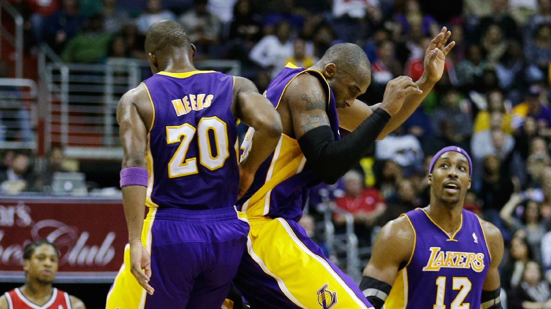 Bryant et Meeks mènent les Laker au succès