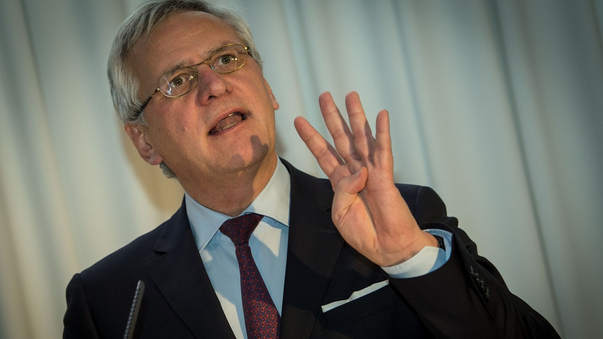 Kris Peeters veut réglementer l'envoi de courriels après les heures de ...
